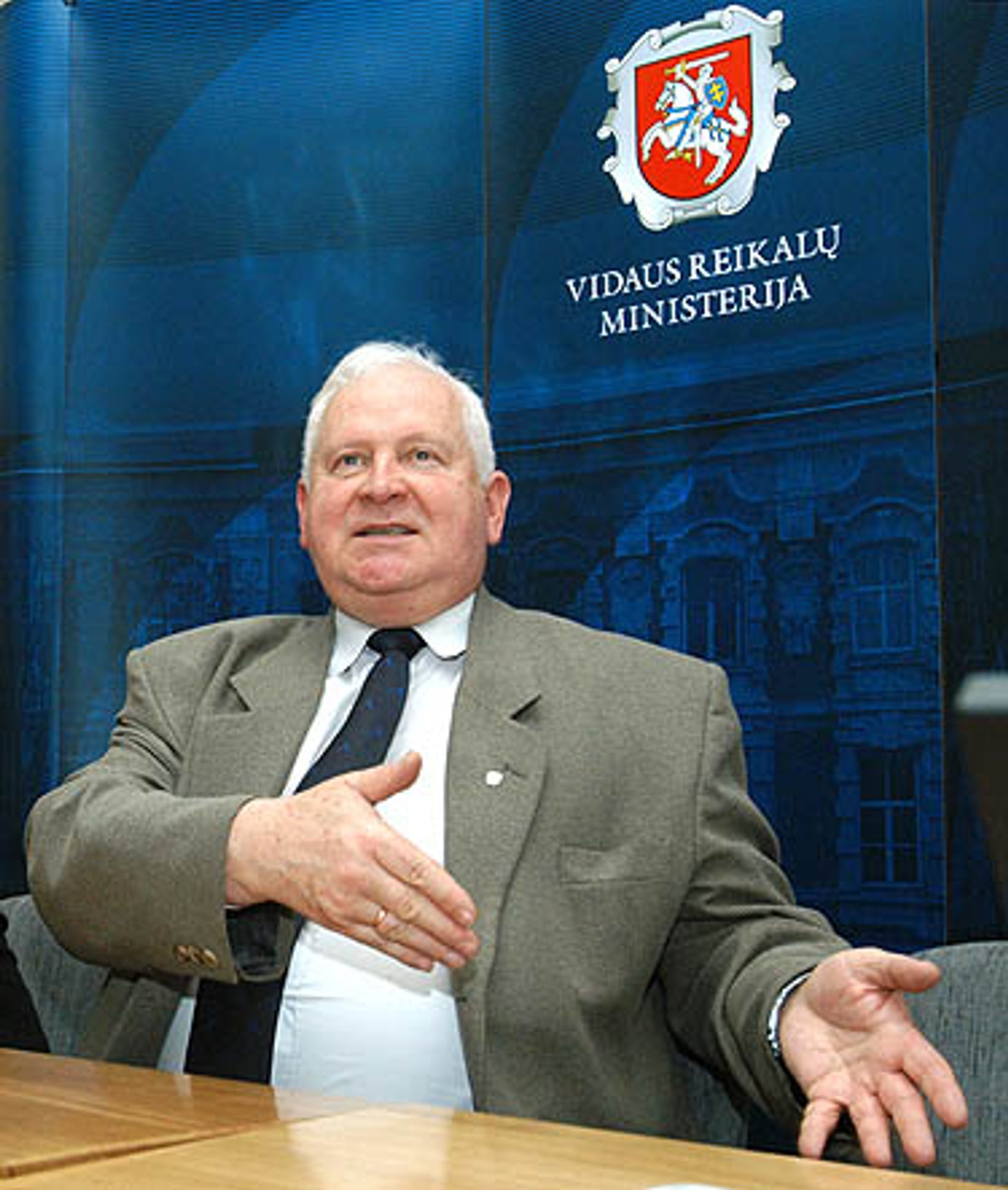 R.Paksas ir V.Bulovas derina pilietybės suteikimo tvarką - Delfi