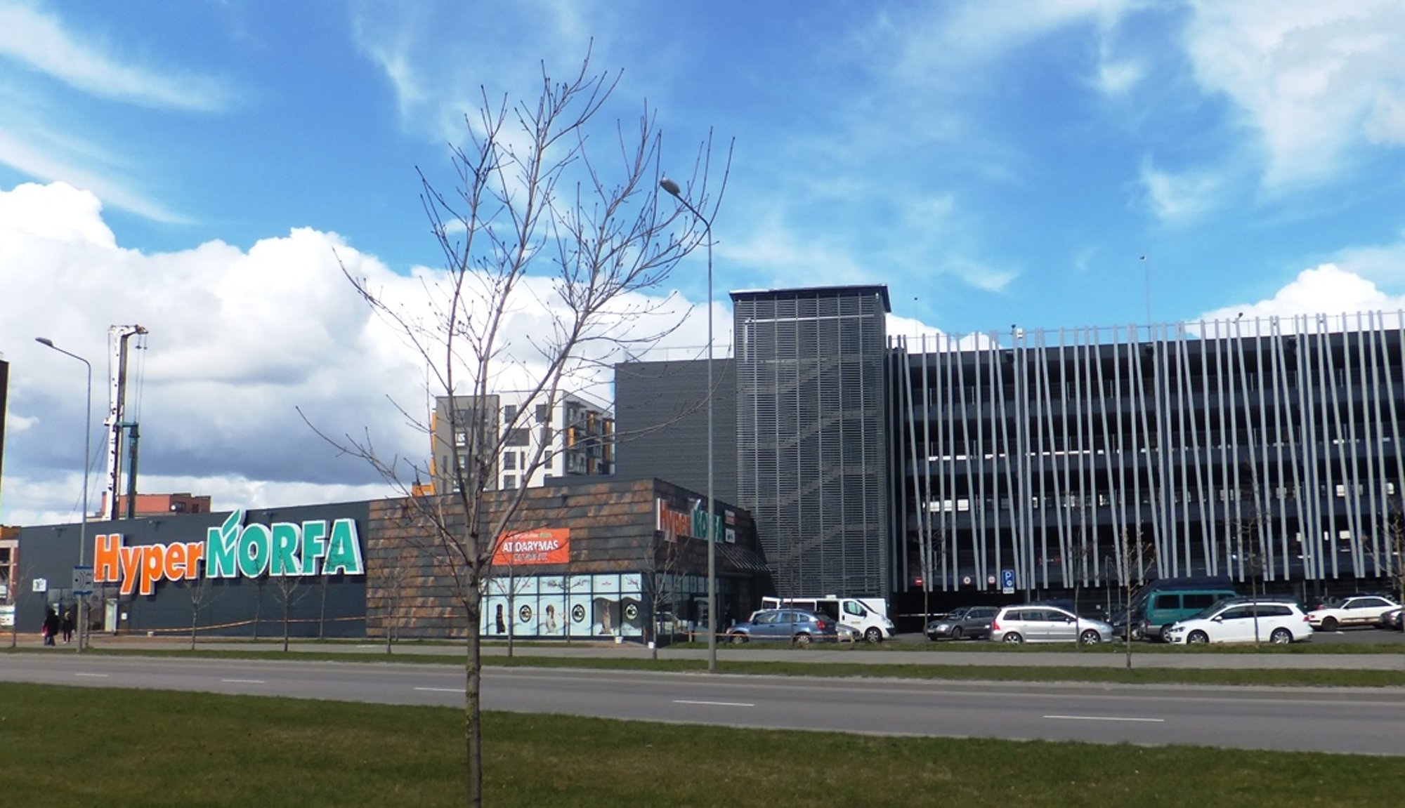 „Norfa" skelbia, kad patys darbščiausi sandėlio darbuotojai uždirba ...