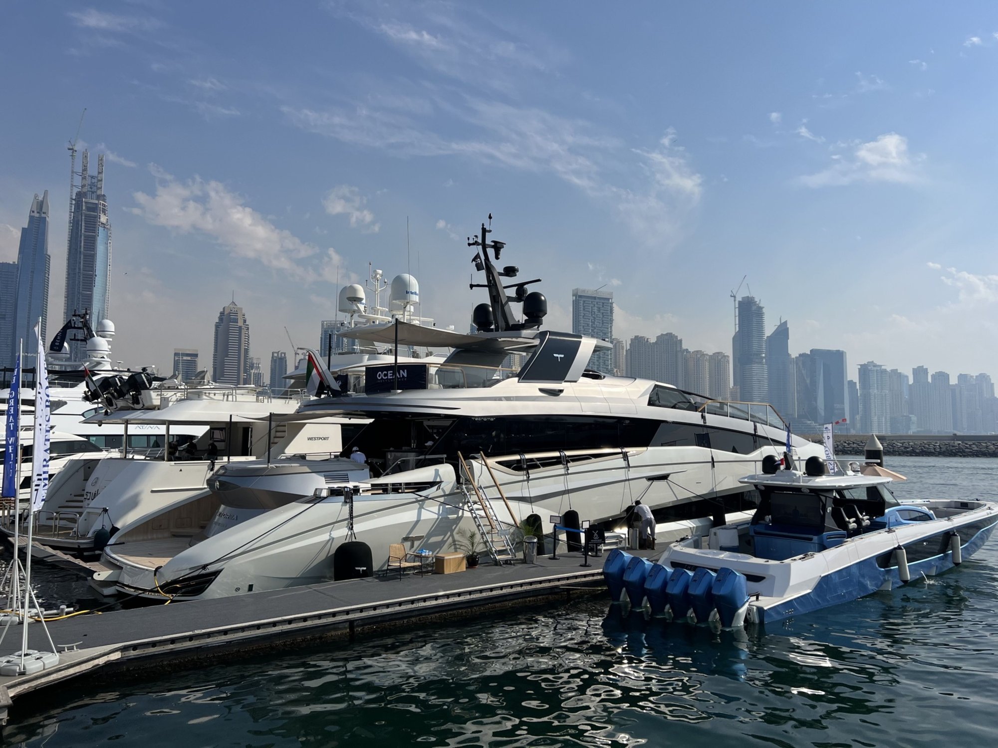 Dubajaus laivų paroda: įdomiausios naujos jachtos - Delfi