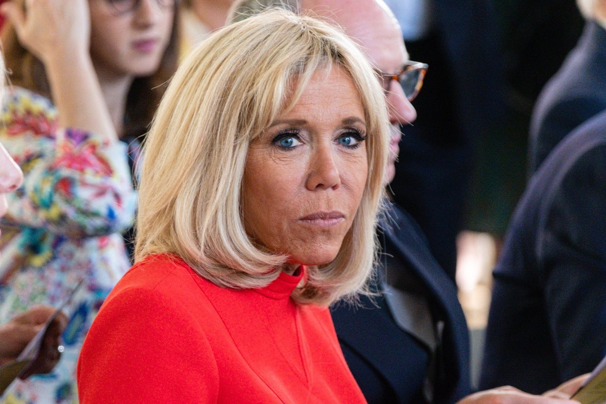 8-erius metus neslopstantis skandalas – Brigitte Macron vėl puolama ...