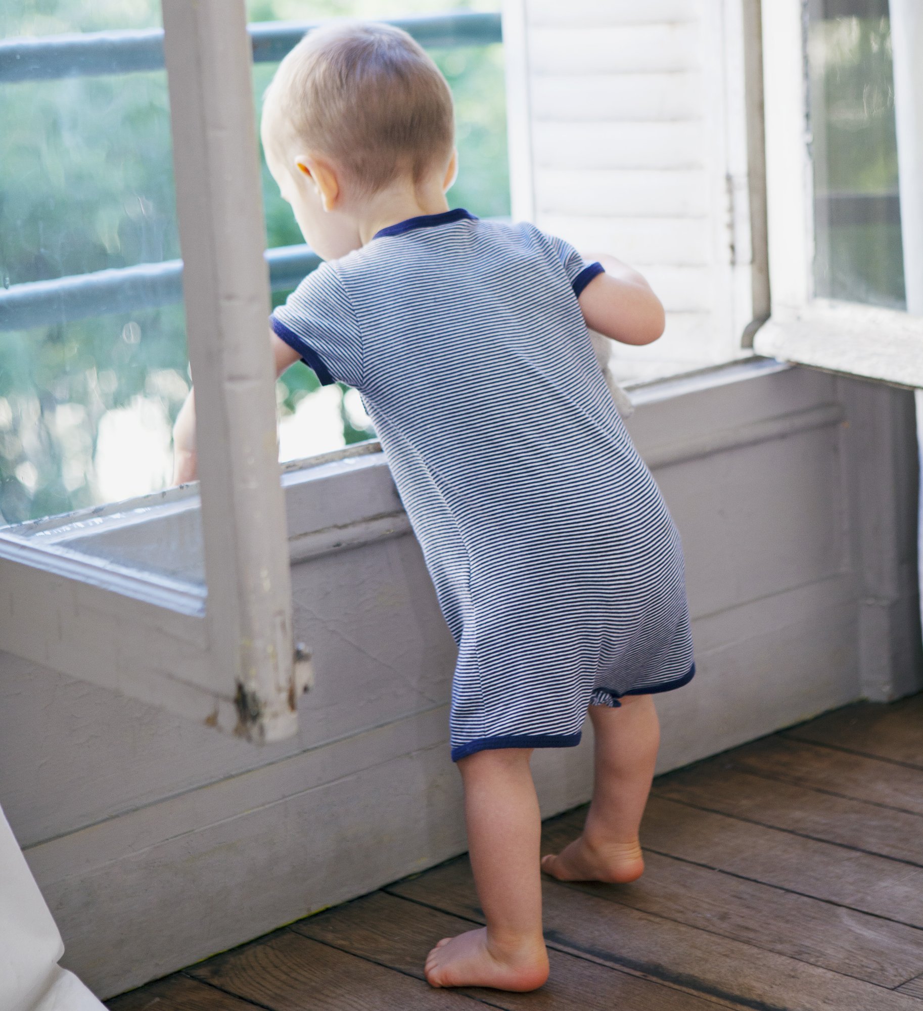 Kaip apsaugoti vaikus nuo sužalojimų namuose: patarimai ir priemonės - Delfi gyvenimas