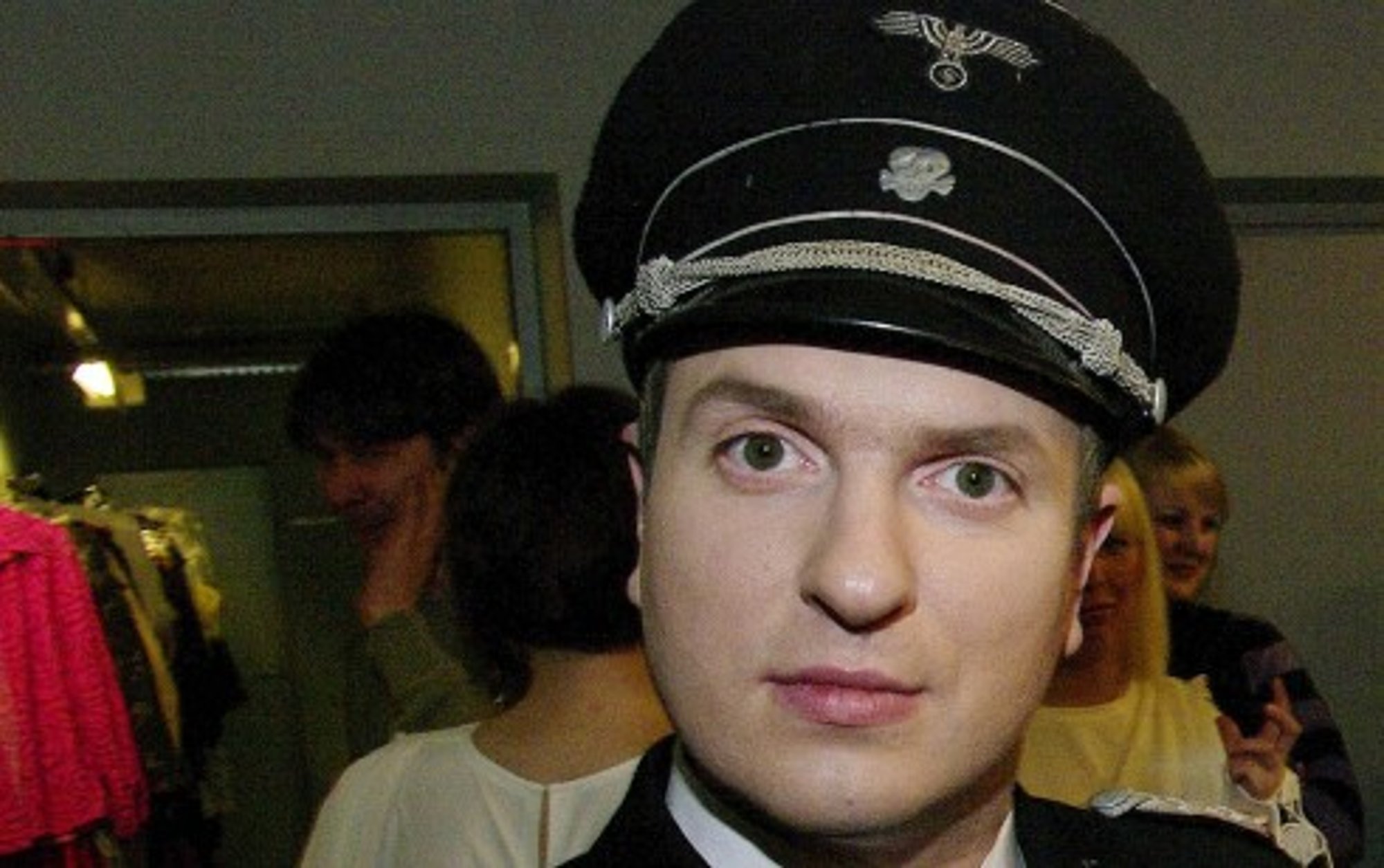 Nacių uniformą užsivilkęs D.Zvonkus atsidūrė teisėtvarkos pareigūnų ...