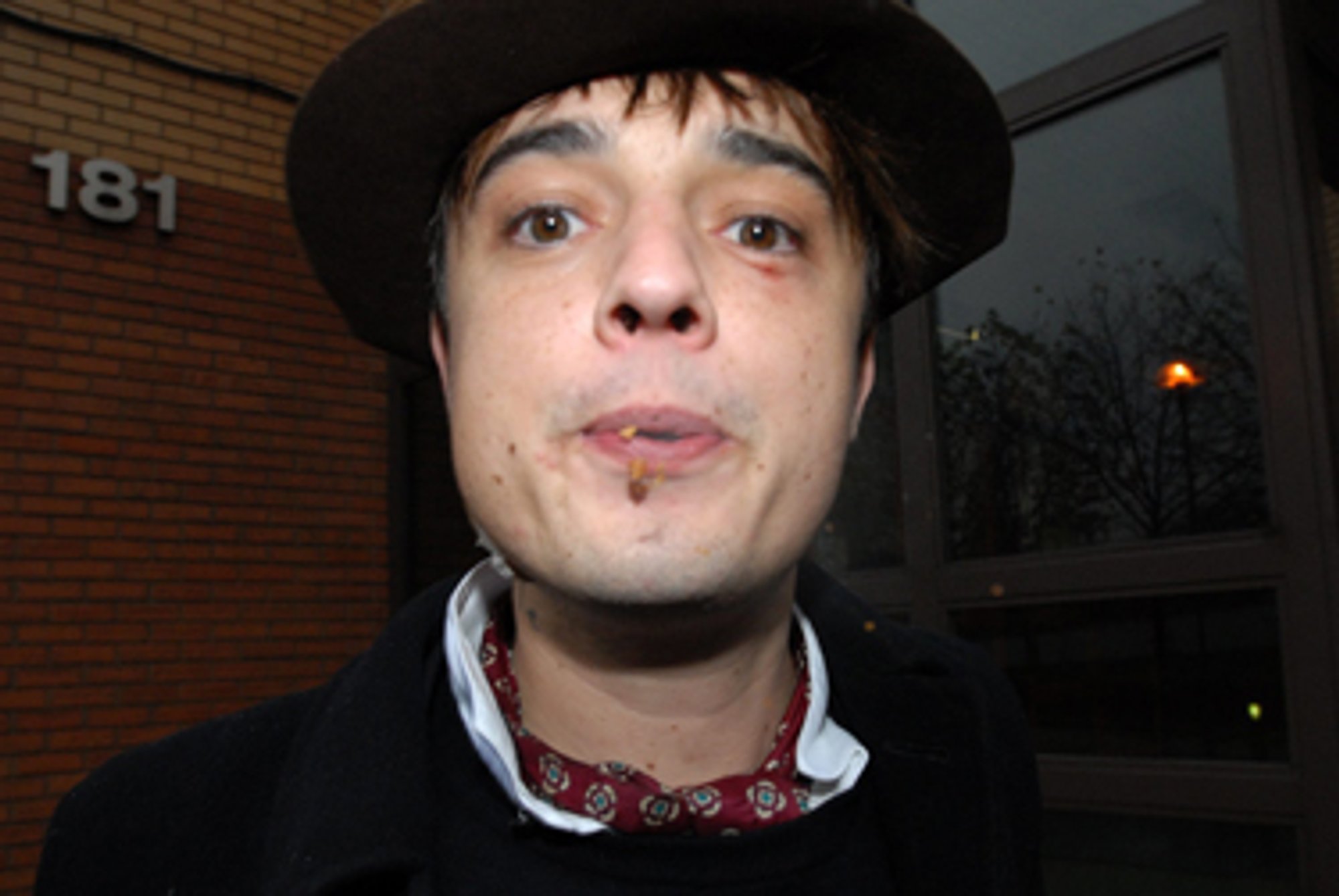 Išėjimą iš kalėjimo P.Doherty atšventė su A.Winehouse - Delfi veidai