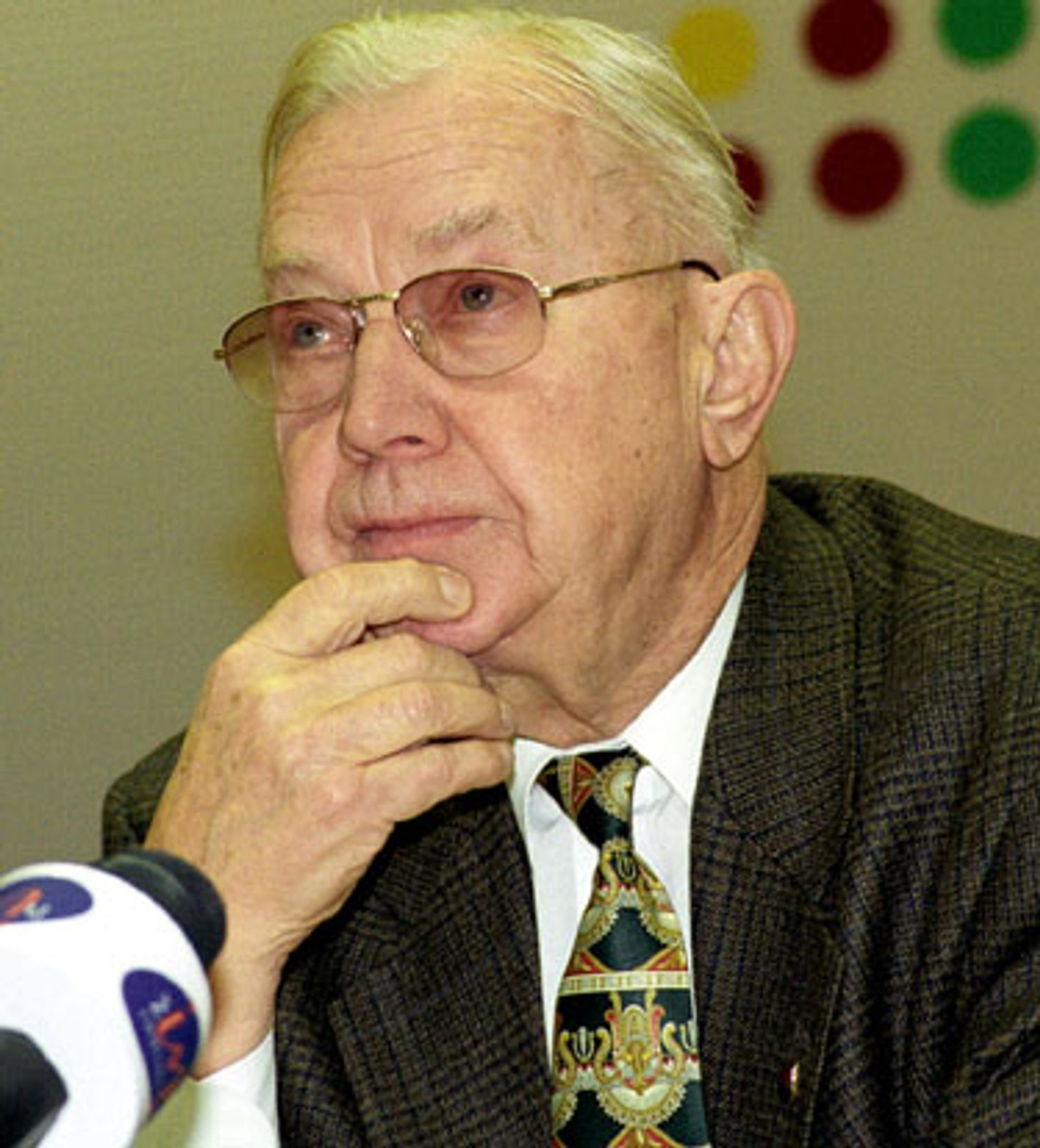 Krikščionys demokratai pašalino iš partijos K.Bobelį - Delfi