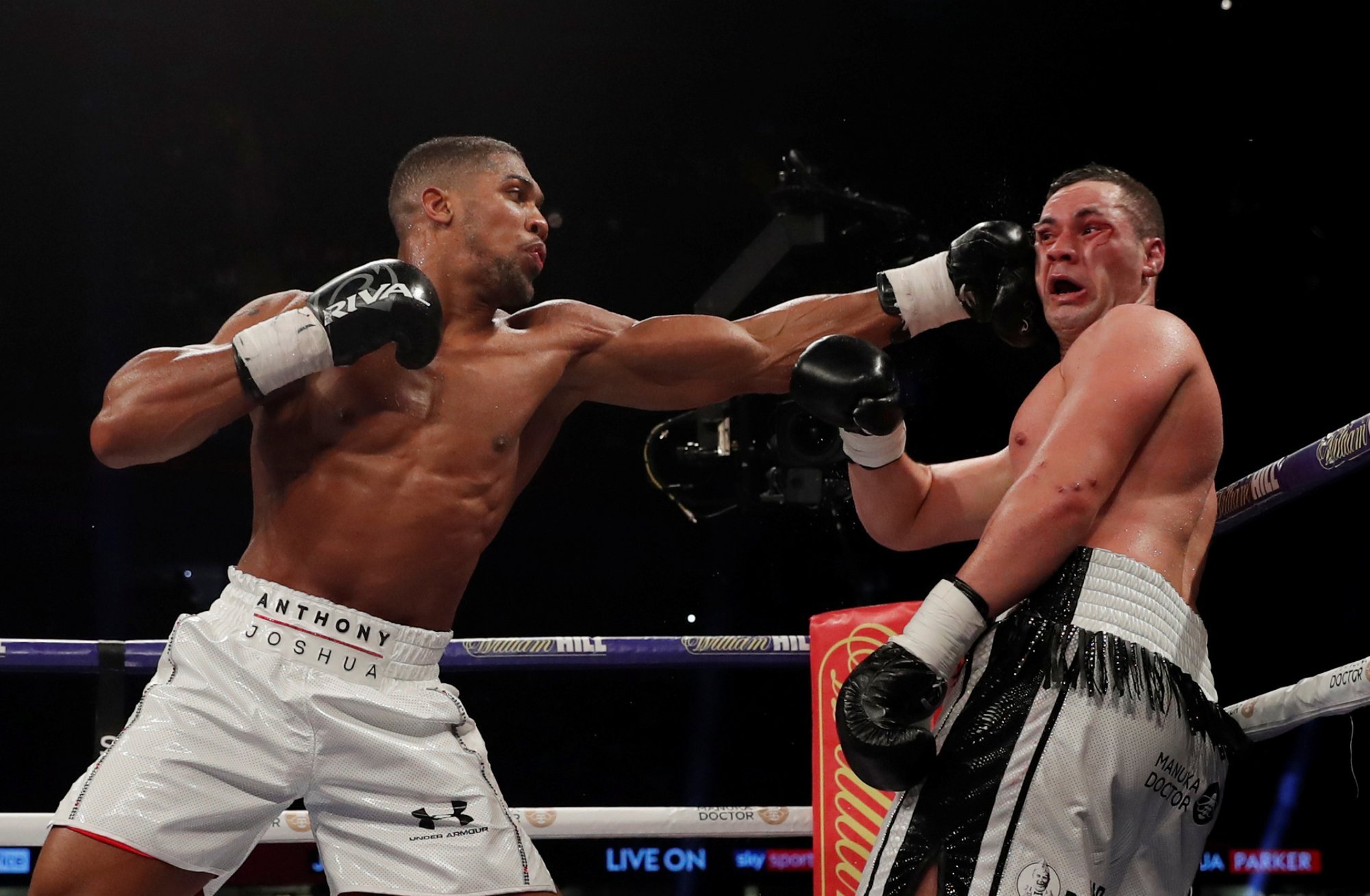 Pirmoji pergalė be nokauto: Anthony Joshua 12 raundų dvikovoje ...