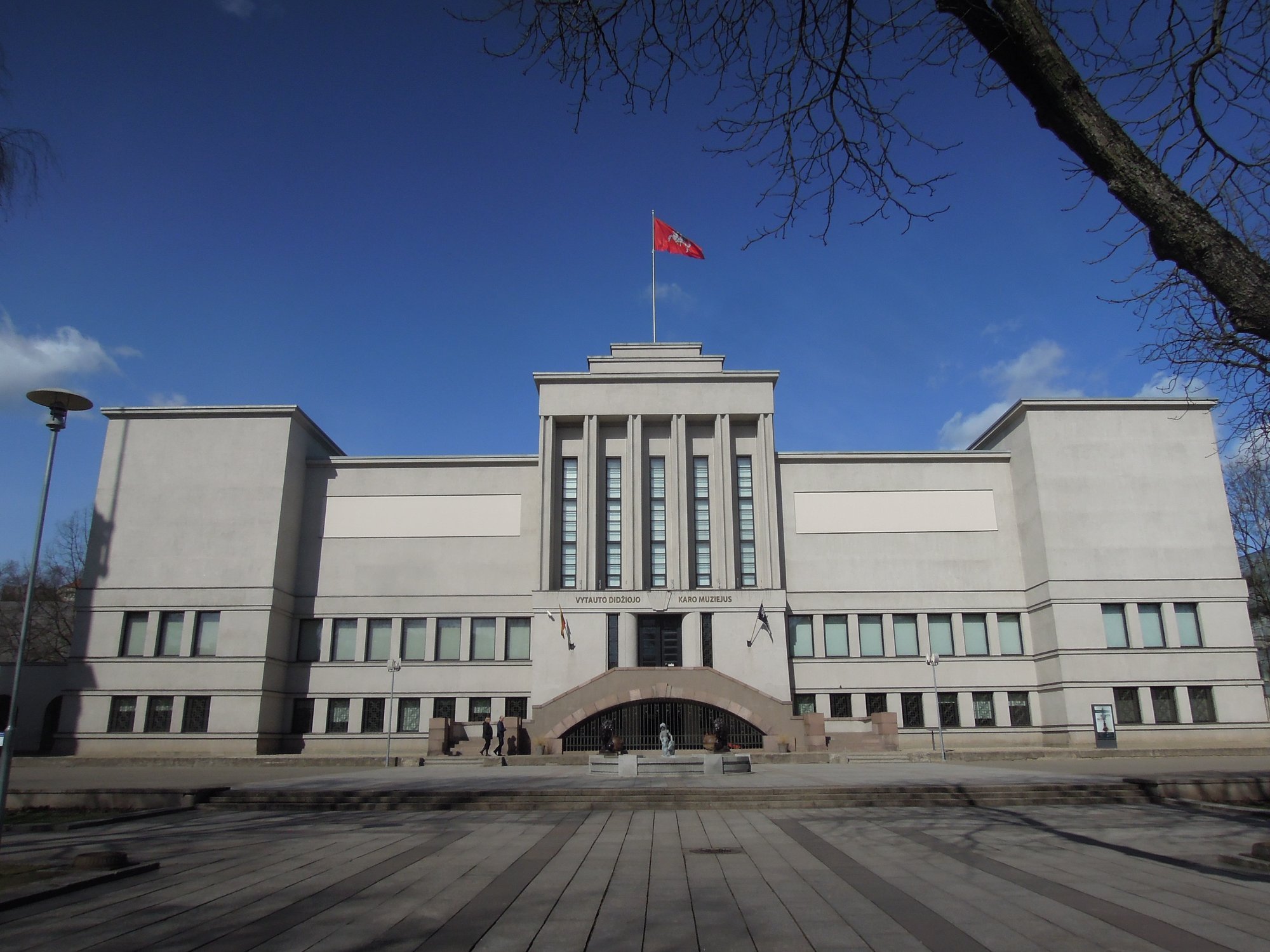 Laisvės simbolis Kauno širdyje: kodėl komplekso statybai aukojo ...