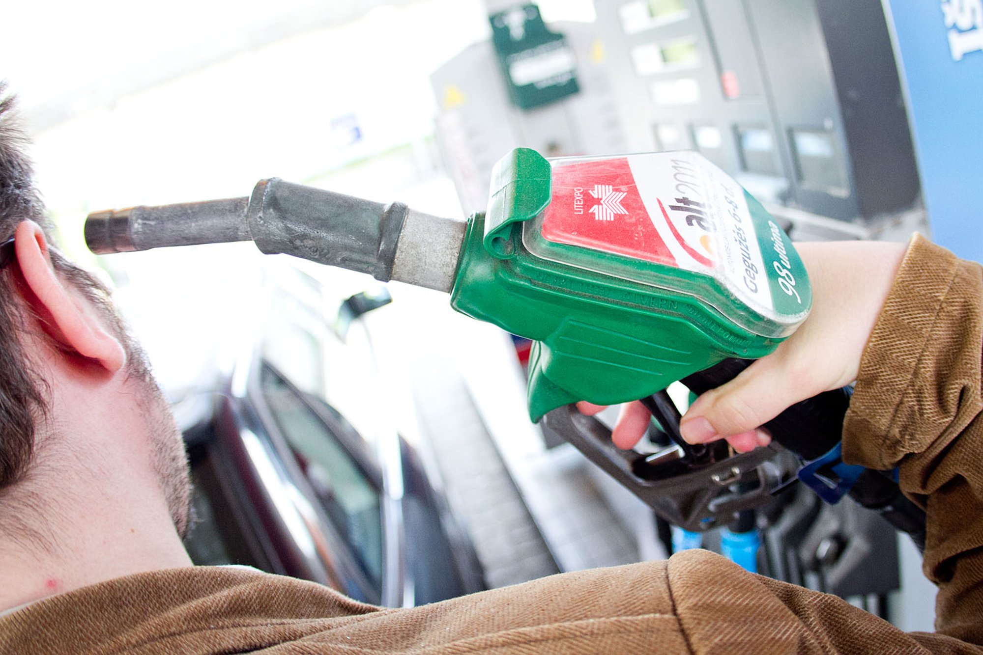 Nekokybiški degalai trikdo ūkininkų darbus - Delfi agro