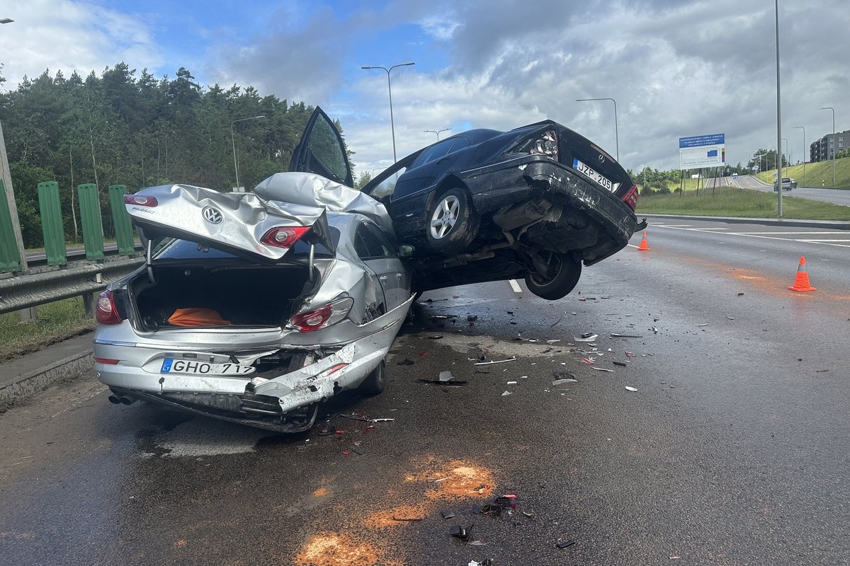Savaitės kriminalai. Kraupi nepilnamečio dviratininko mirtis ir masinė ...