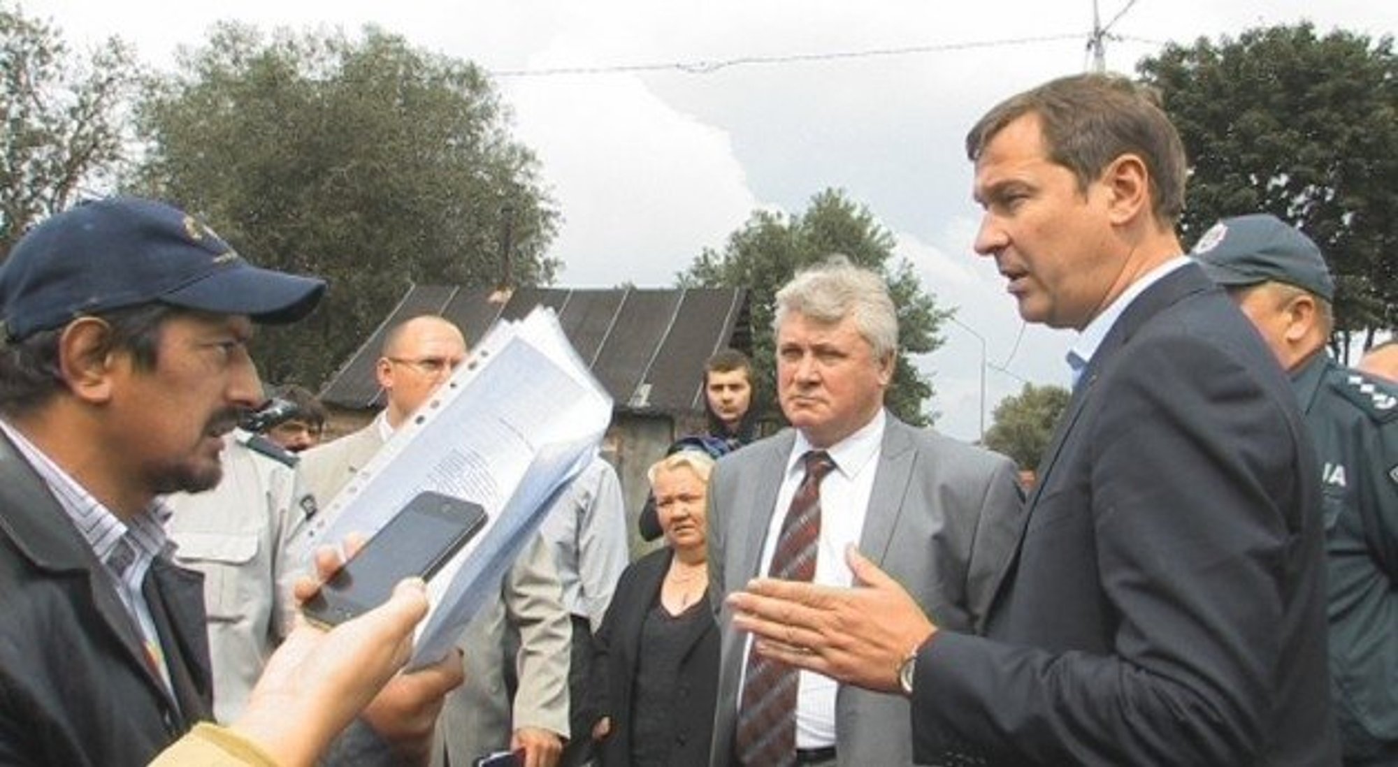 A. Zuokas taborą išardyti nori už ES pinigus: čigonai merą palydėjo ...