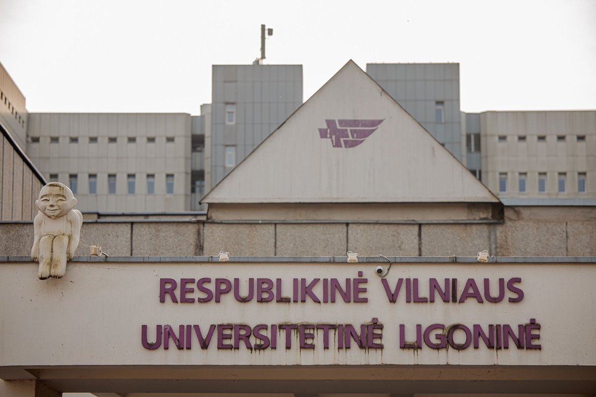Į Vilniaus ligoninę iškviesti ugniagesiai: gelbėjo pacientą - Delfi ...