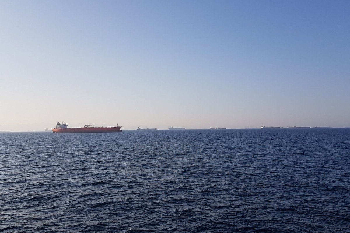 Hormuzo sąsiaurį praplaukė kinų tanklaivis, kuriam JAV taiko sankcijas ...