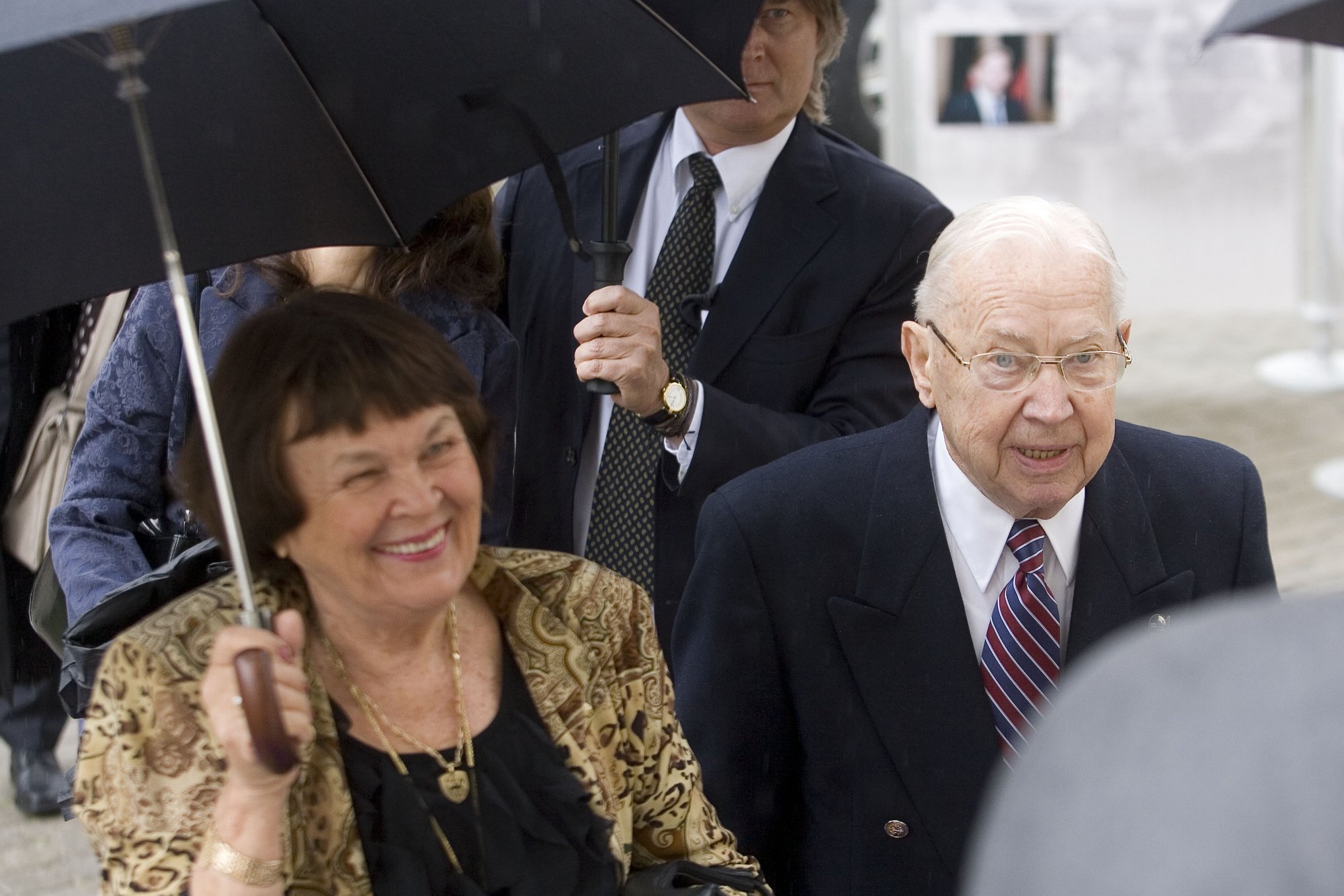 Mirė politikos veikėjas K. Bobelis - Delfi