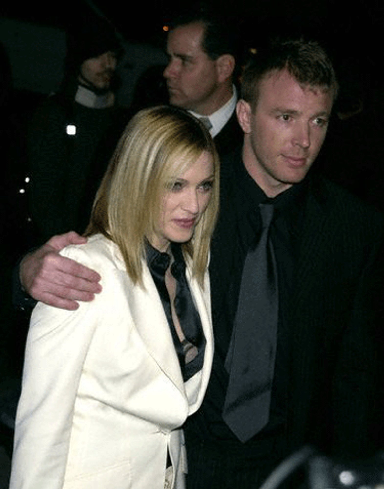 Madonna su vyru atnaujins santuokos įžadus - Delfi veidai