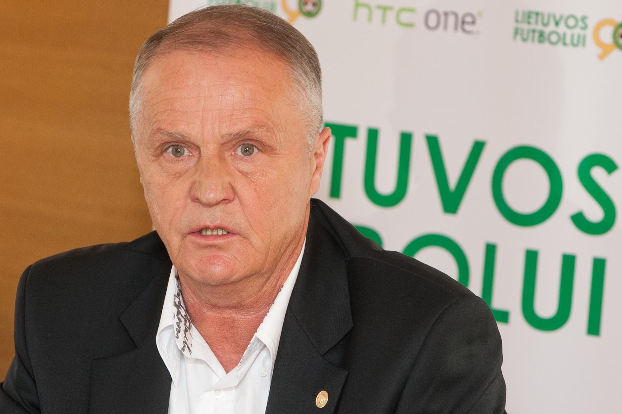 J.Kvedaras - nusikaltėlių pasaulio gniaužtuose? - Delfi