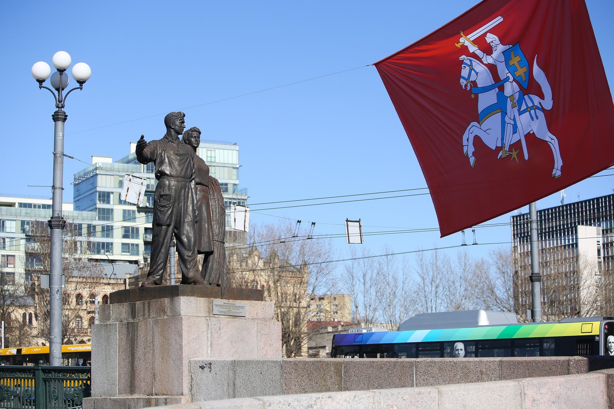 T. Bugnevičius. Kodėl mums reikia Žaliojo tilto skulptūrų ir nereikia ...