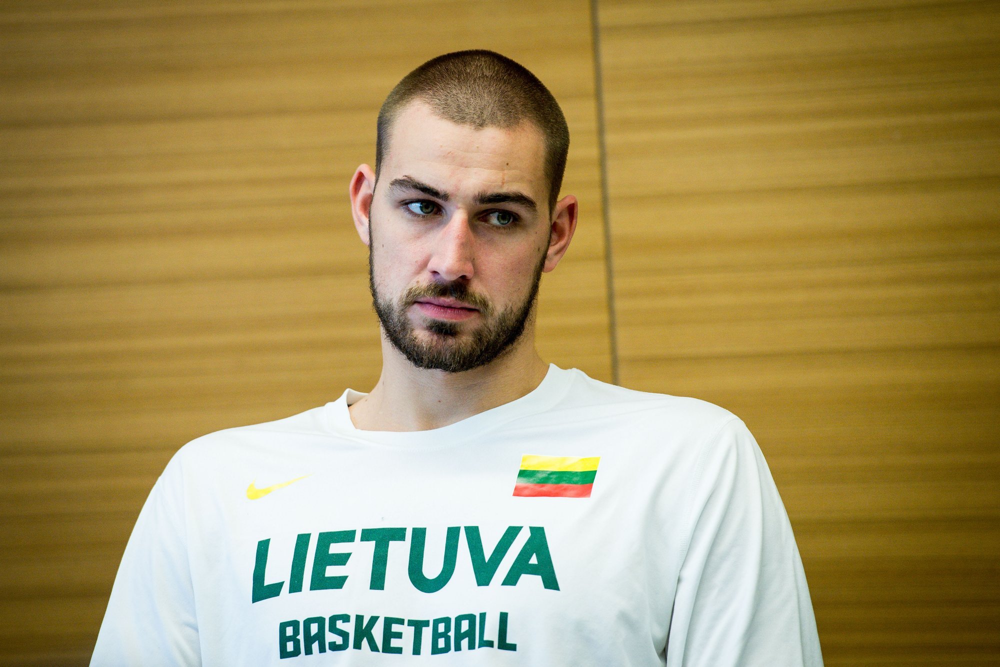 J. Valančiūnas užsienio šokėjas mokė lietuvių liaudies šokio žingsnių ...