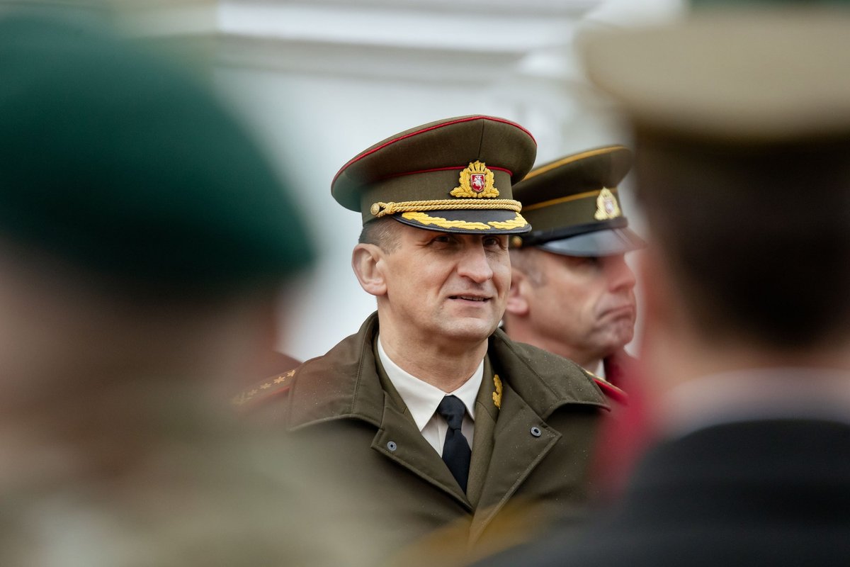 Kariuomenės vadas – apie neraminantį dalyką: tai yra signalas - Delfi