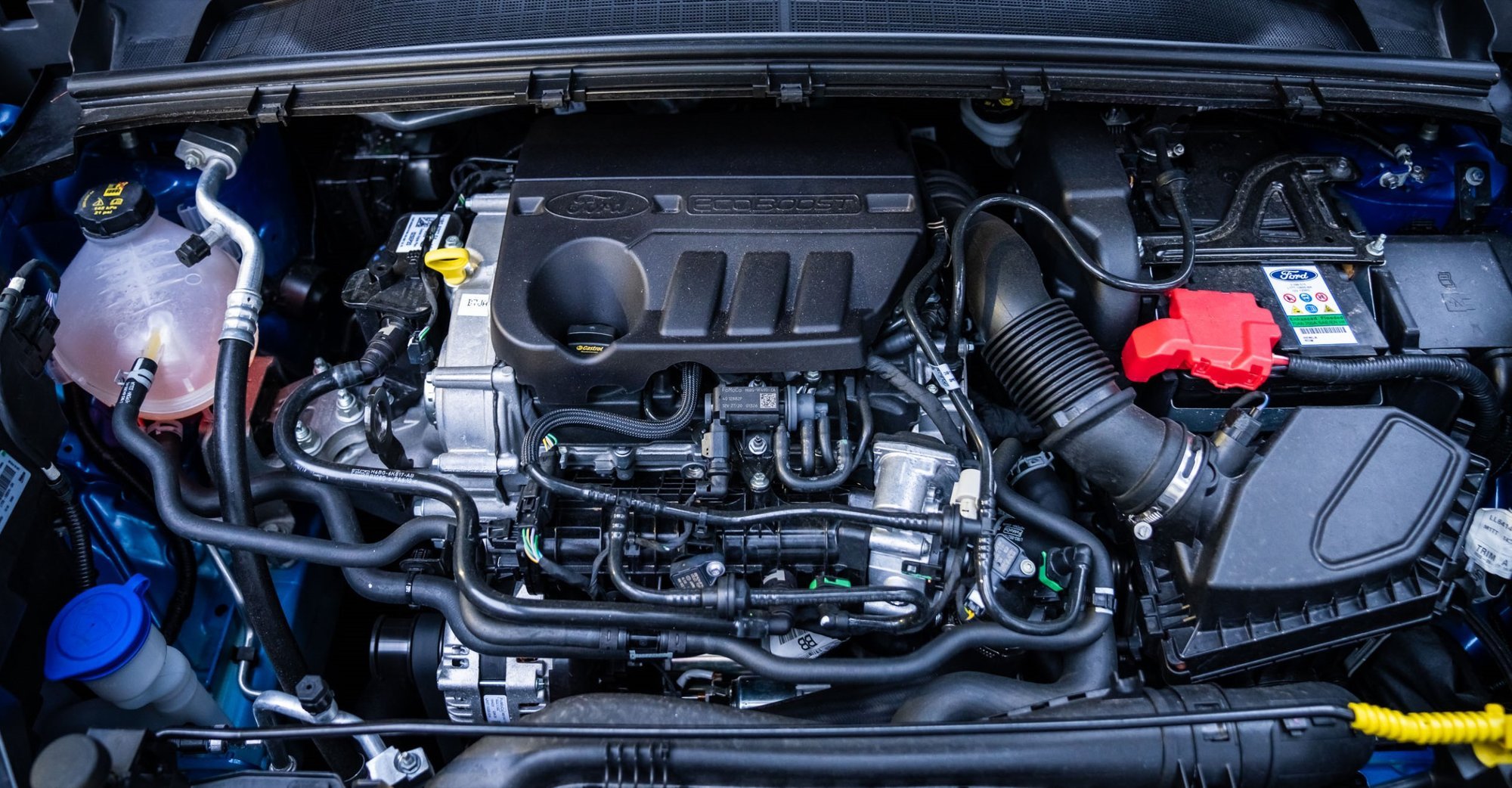 Parodė, ką pavyktų pamatyti, jeigu automobilio variklis būtų permatomas ...