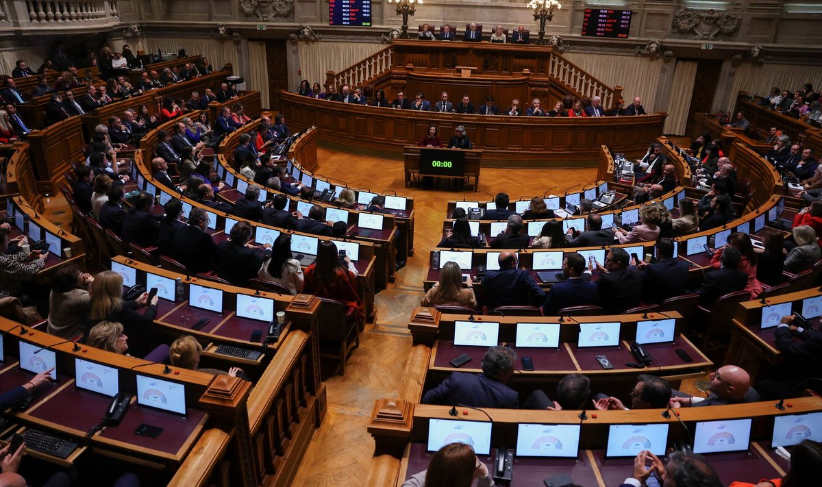 Portugalijos konservatyvioji vyriausybė pralaimėjo balsavimą dėl ...