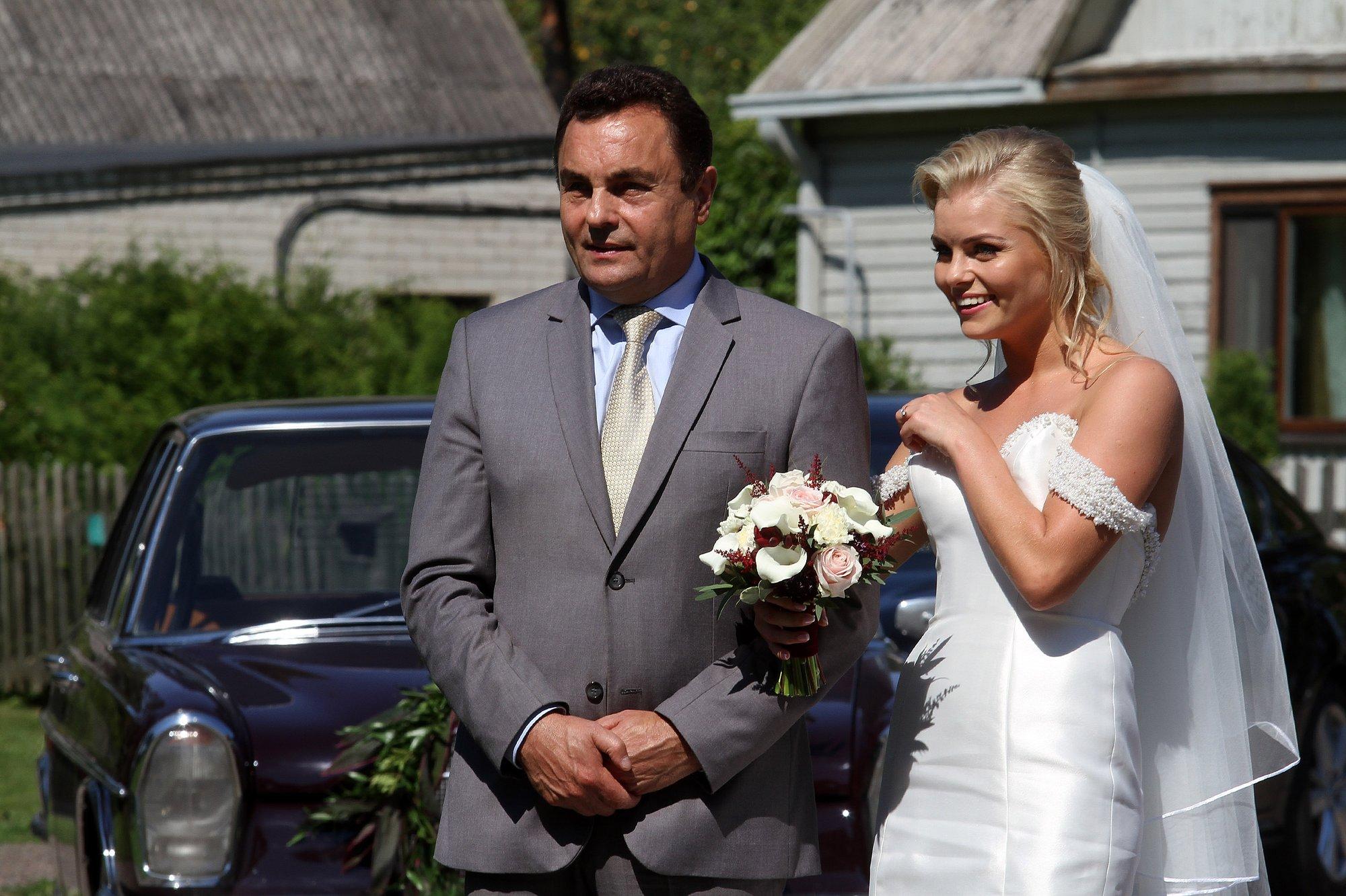 Neseniai ištekėjusi P. Gražulio dukra prabilo apie tėvo taupumą - siūlė ...