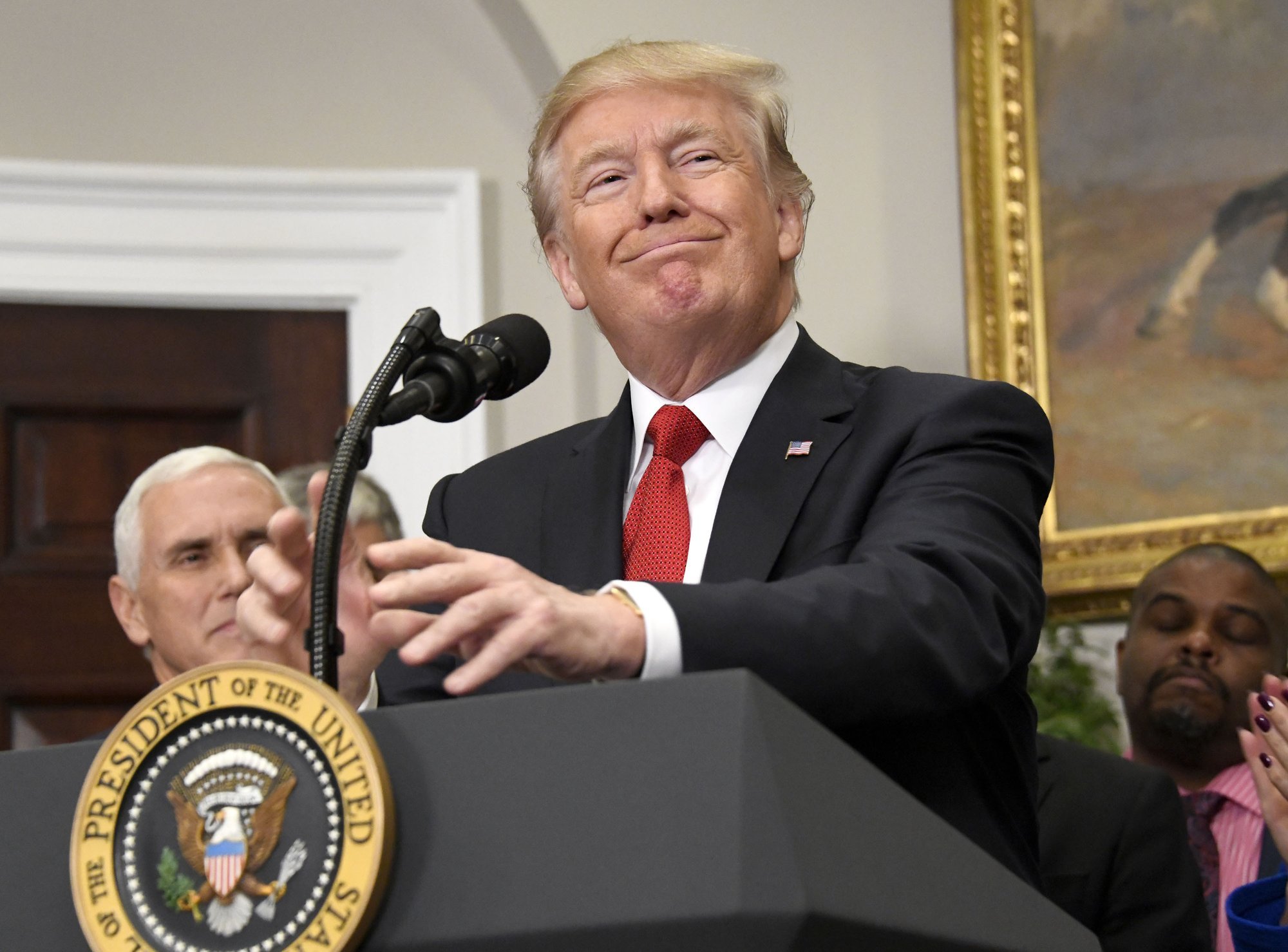 Donaldas Trumpas bando kelti savo kriptovaliutos vertę - Delfi verslas