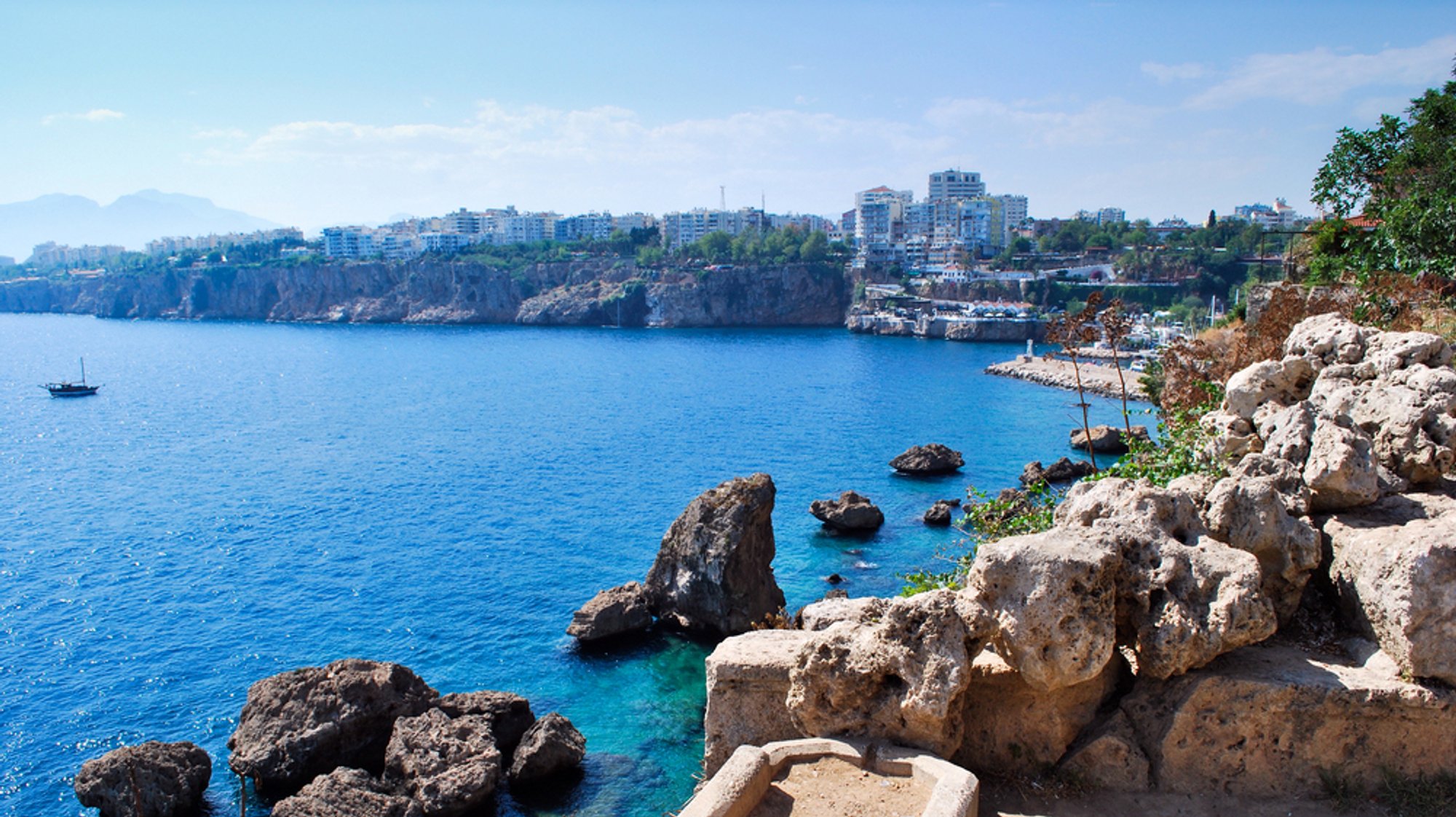 Keliautojai pakartotinai įspėjami dėl „Antibai“ sukčiavimo - Delfi verslas