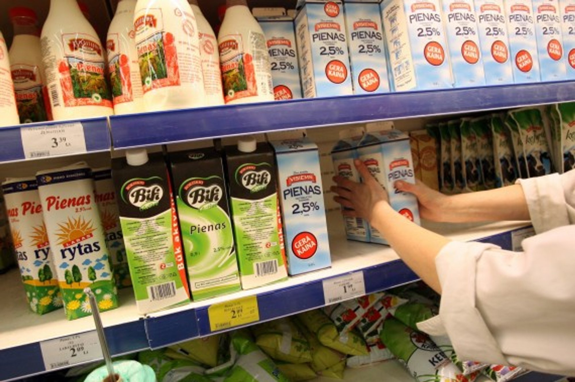 Prekybininkai: lietuviai taupo, bet prasčiausio maisto neperka - Delfi ...