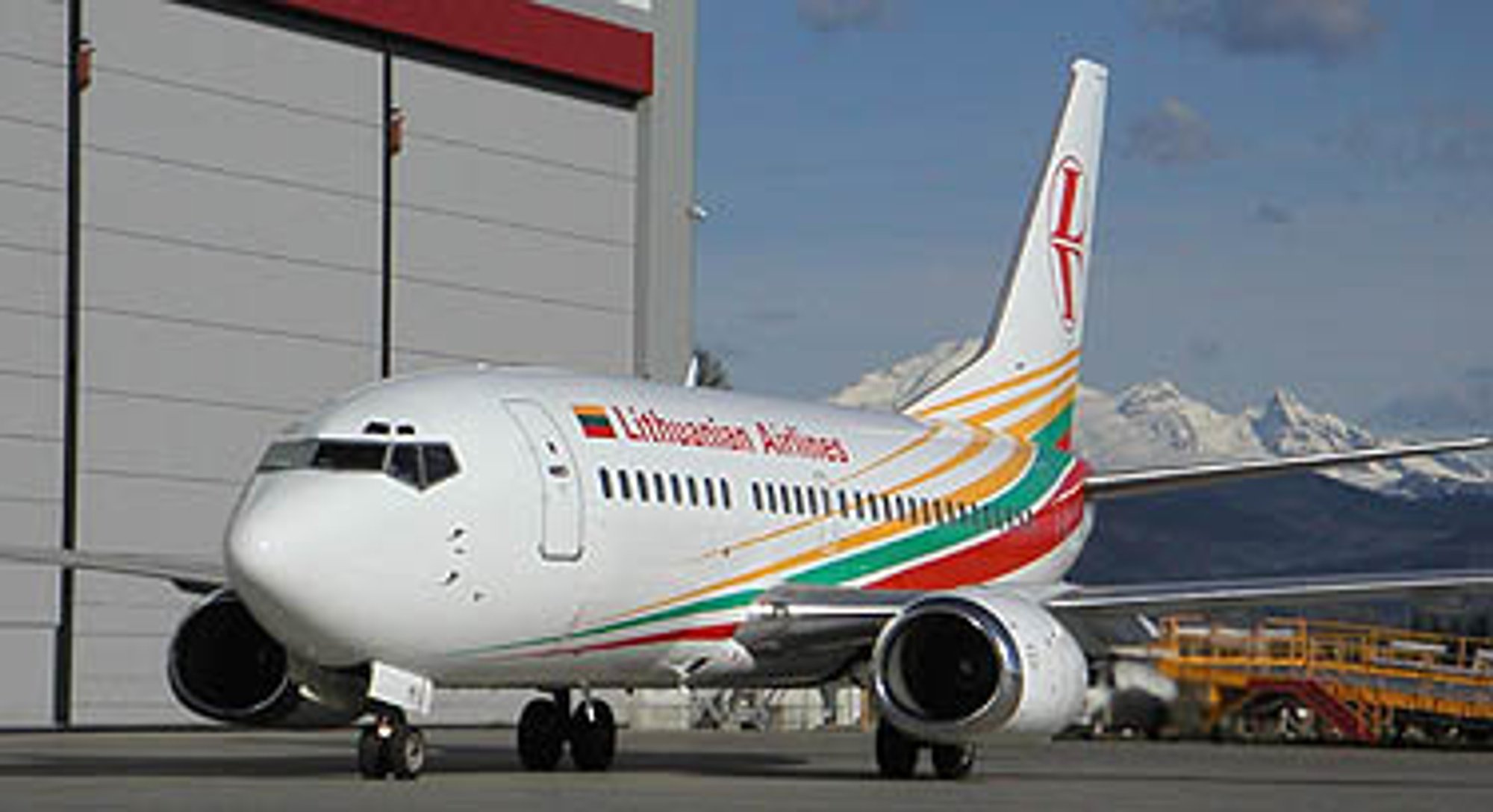 LAL jau turi ir trečiąjį "Boeing 737-500" lėktuvą - Delfi verslas