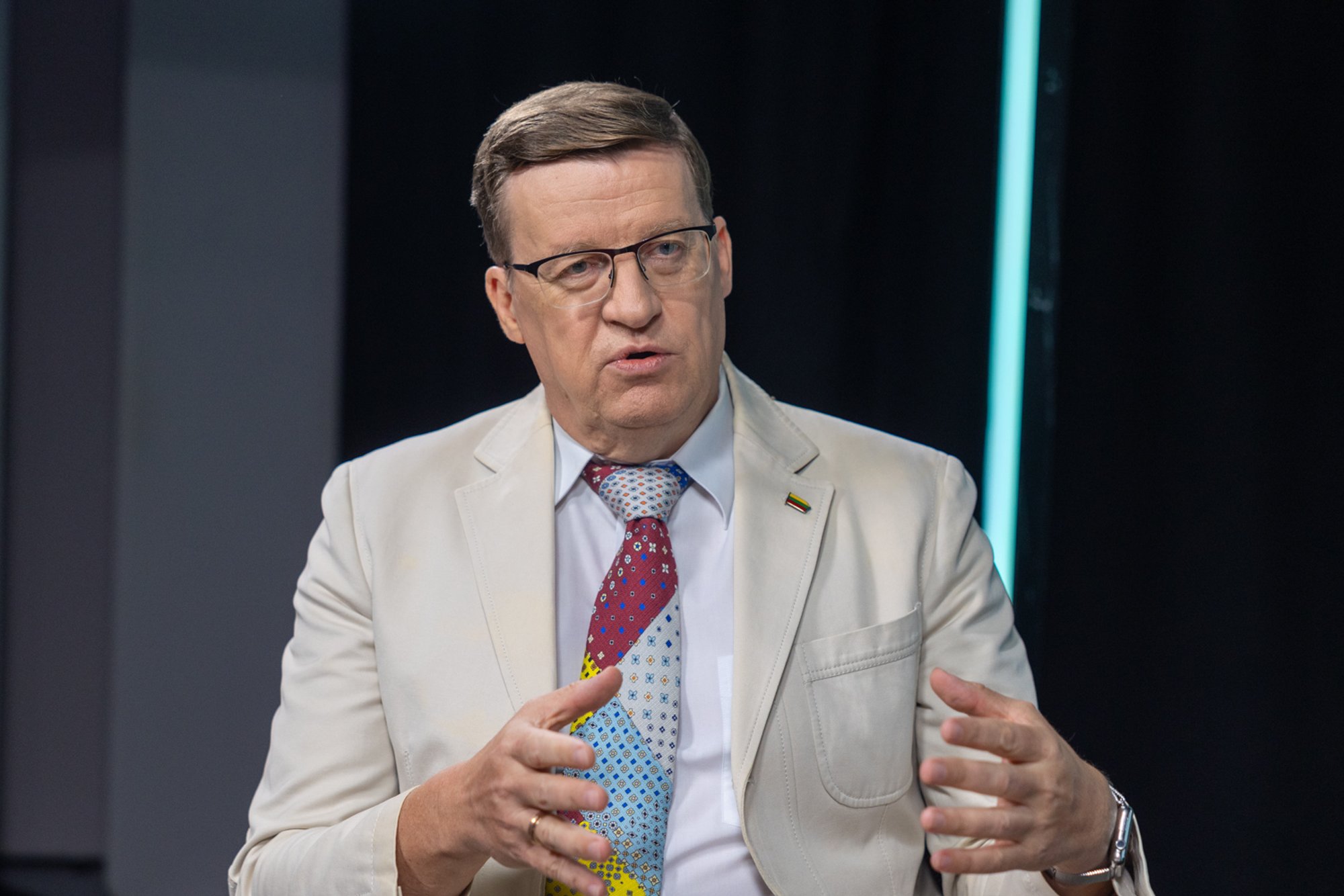 Linas Slušnys. Kaip greitai ir veiksmingai „nurauti“ visuomenei stogą ...