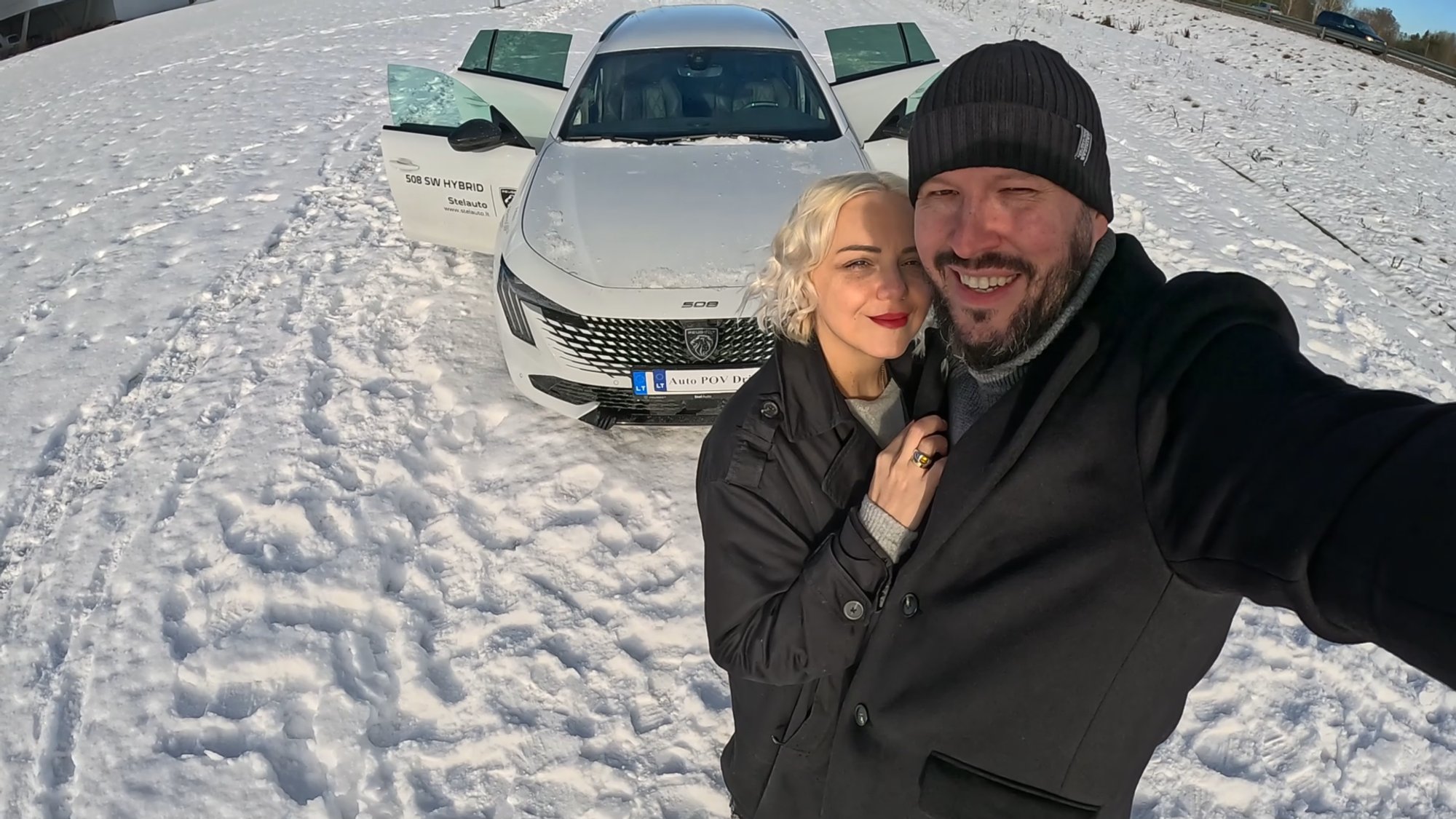 Edgaras su žmona siūlo išbandyti automobilį neiškėlus kojos iš namų ...