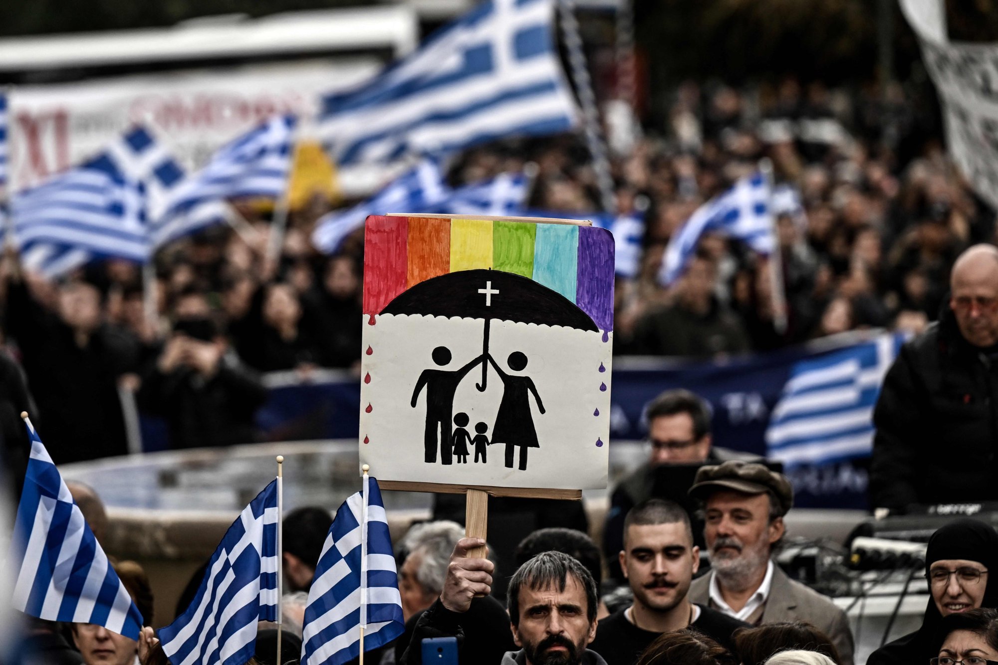 Graikai protestavo prieš tos pačios lyties santuokas ir įsivaikinimą ...
