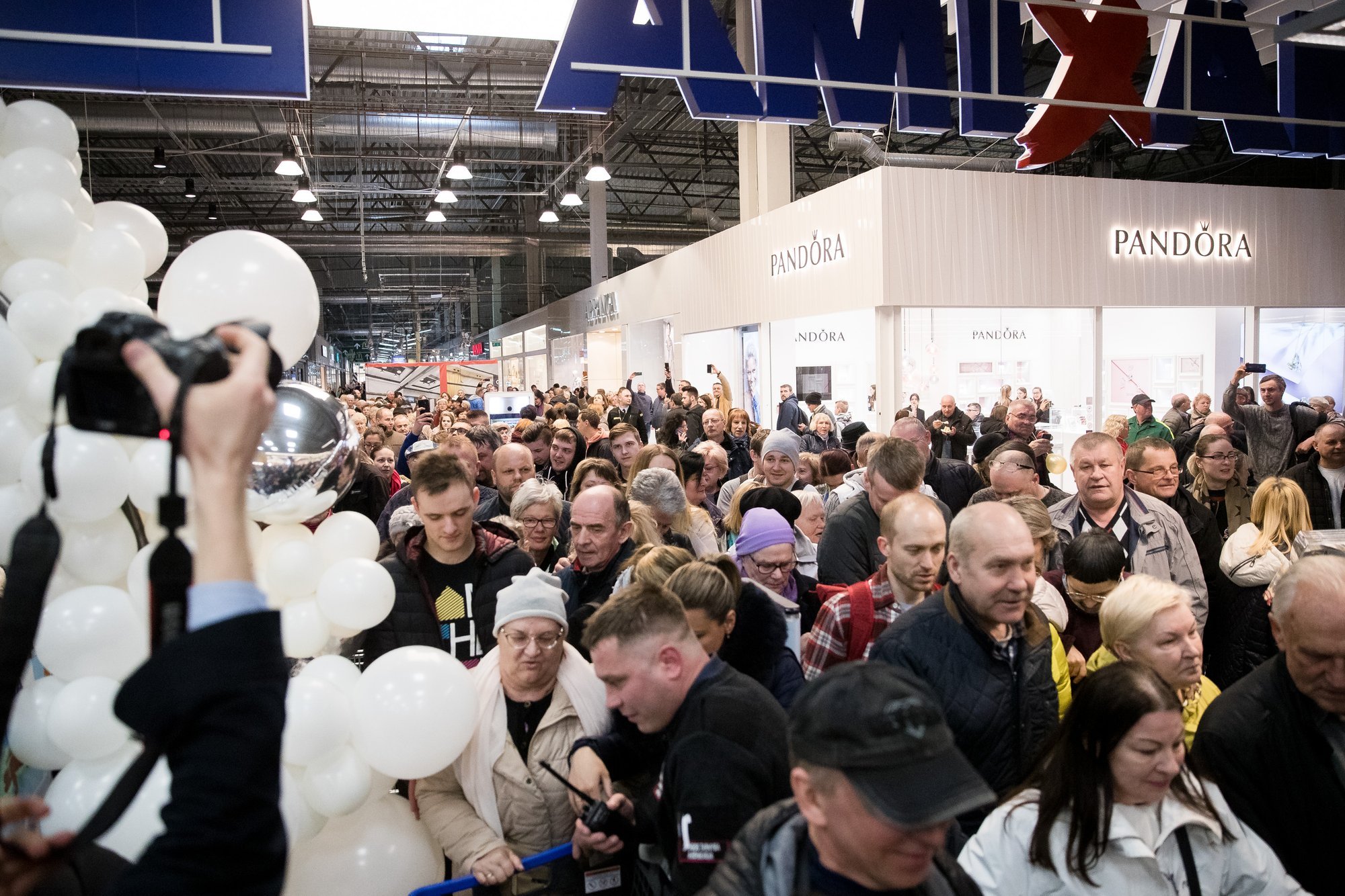 Duris Vilniuje atvėrė atsinaujinusi „Akropolio“ „Maxima“: pamatykite ...