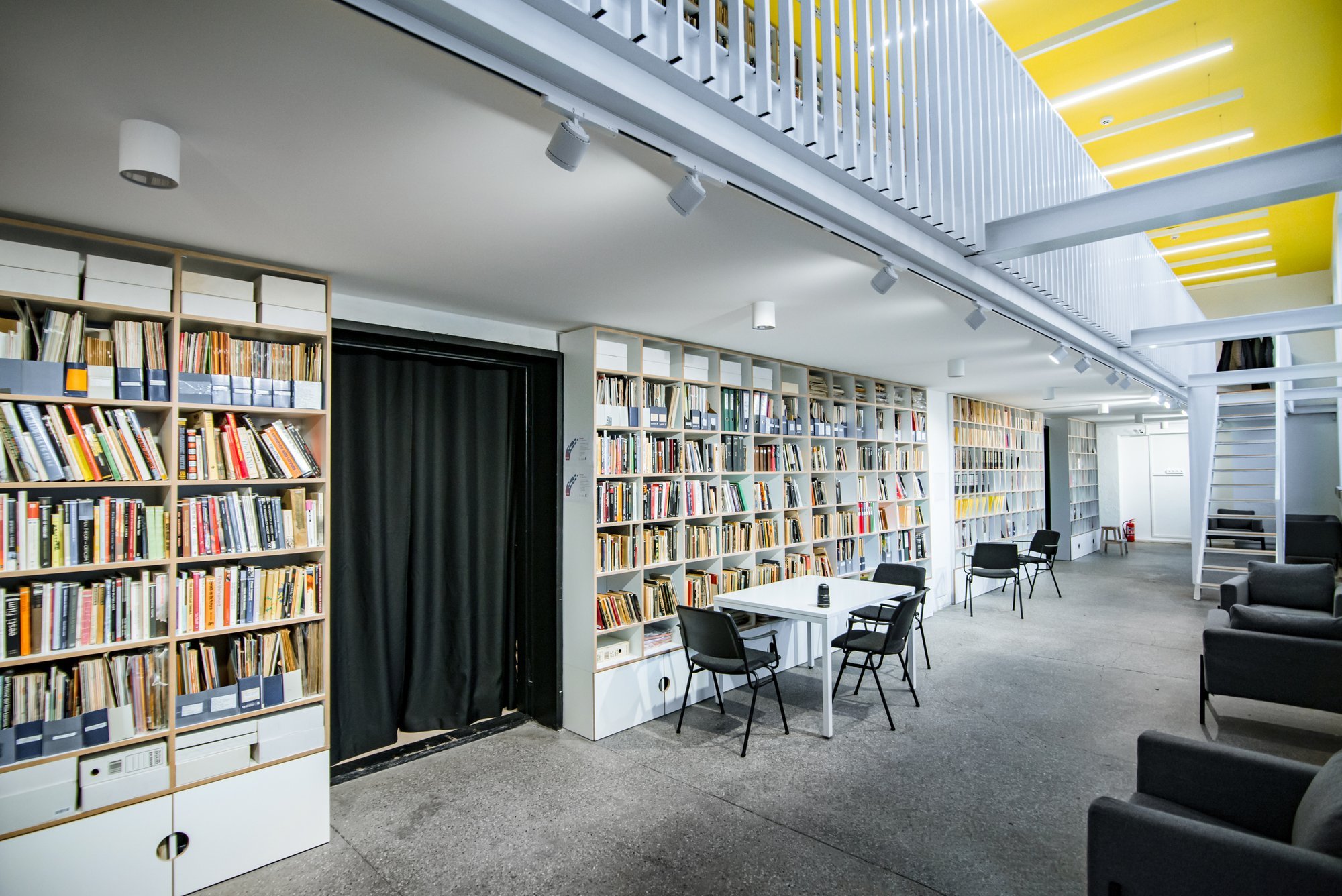 „Meno avilys“ keičia mediatekos pavadinimą ir laukia lankytojų ...