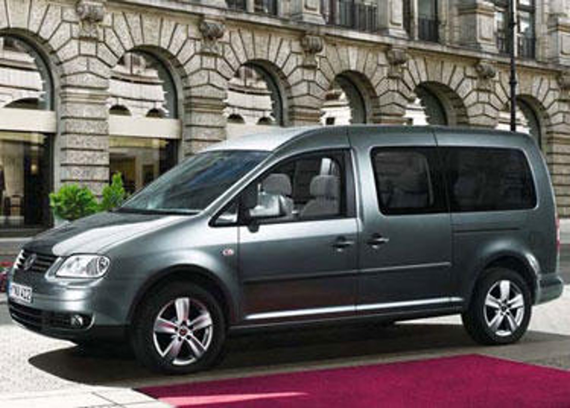 Frankfurte debiutuoja „Volkswagen Caddy Maxi” (foto) - Delfi verslas