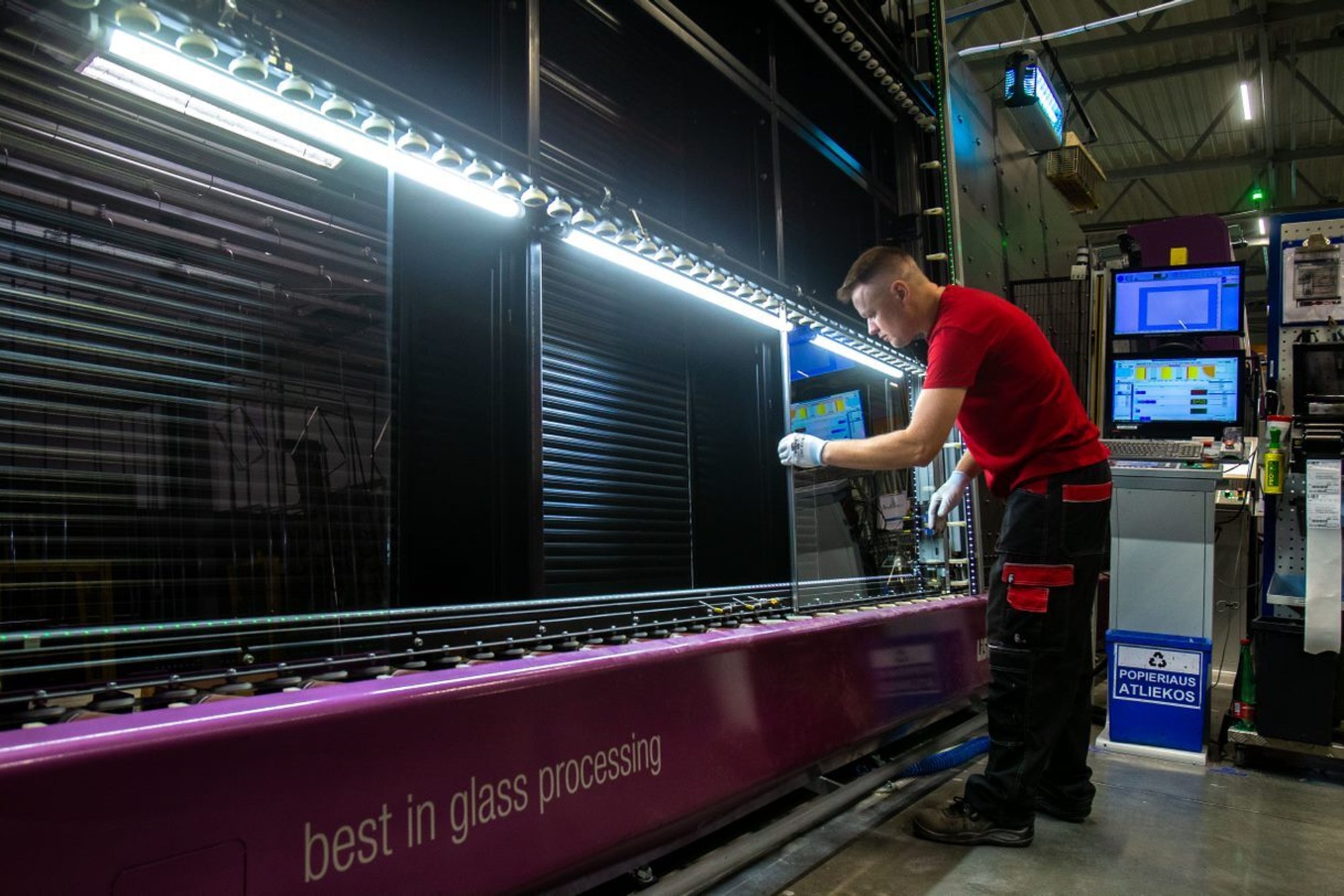 „Glass LT“ 100 proc. žaliosios elektros energijos gamins pati - Delfi ...