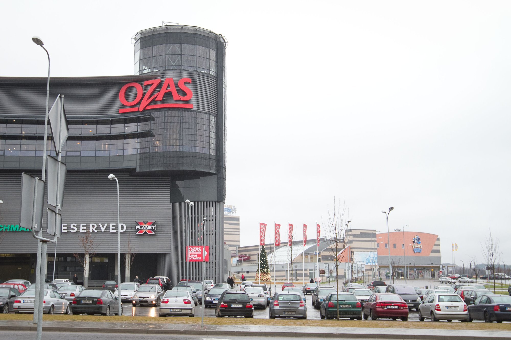 „Ozo“ prekybos centre įgriuvo batų parduotuvės lubos - Delfi