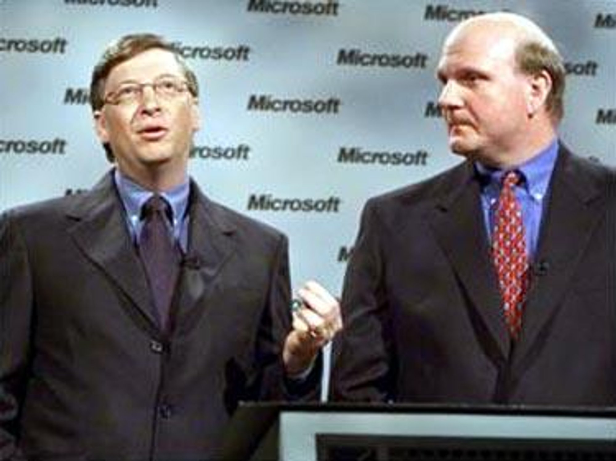 Virš "Microsoft" telkiasi juodi debesys - Delfi verslas