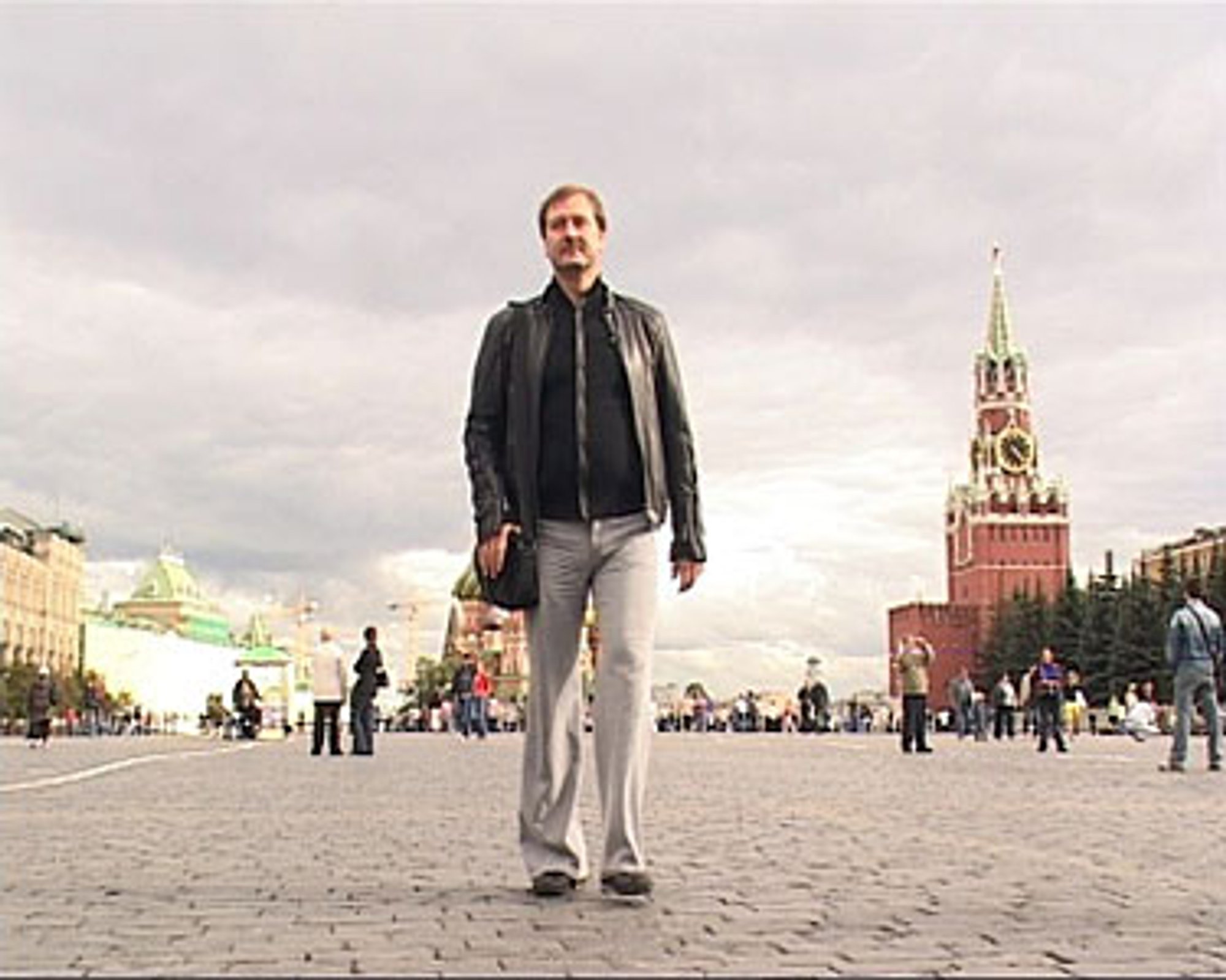 Penktadienį per TV3 – speciali „Abipus sienos” laida su Viktoru ...