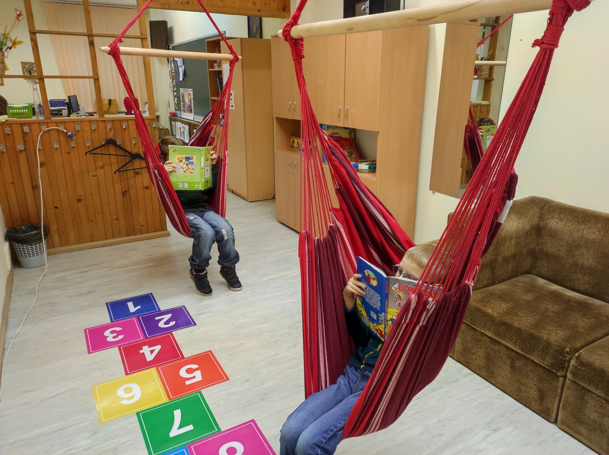 Su „kitokiais“ vaikais dirbantys specialistai: vien meilės vaikams ...