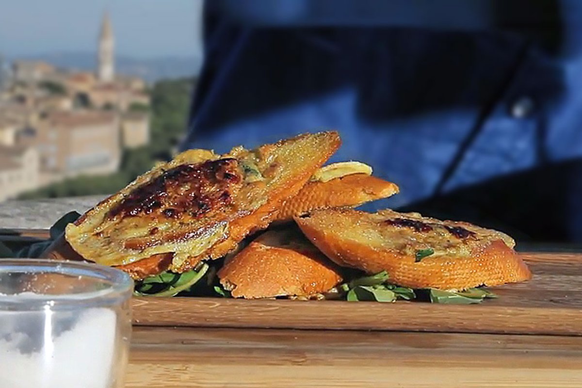 Pirato akis su džiovintais pomidorais ir sūriu - Delfi receptai