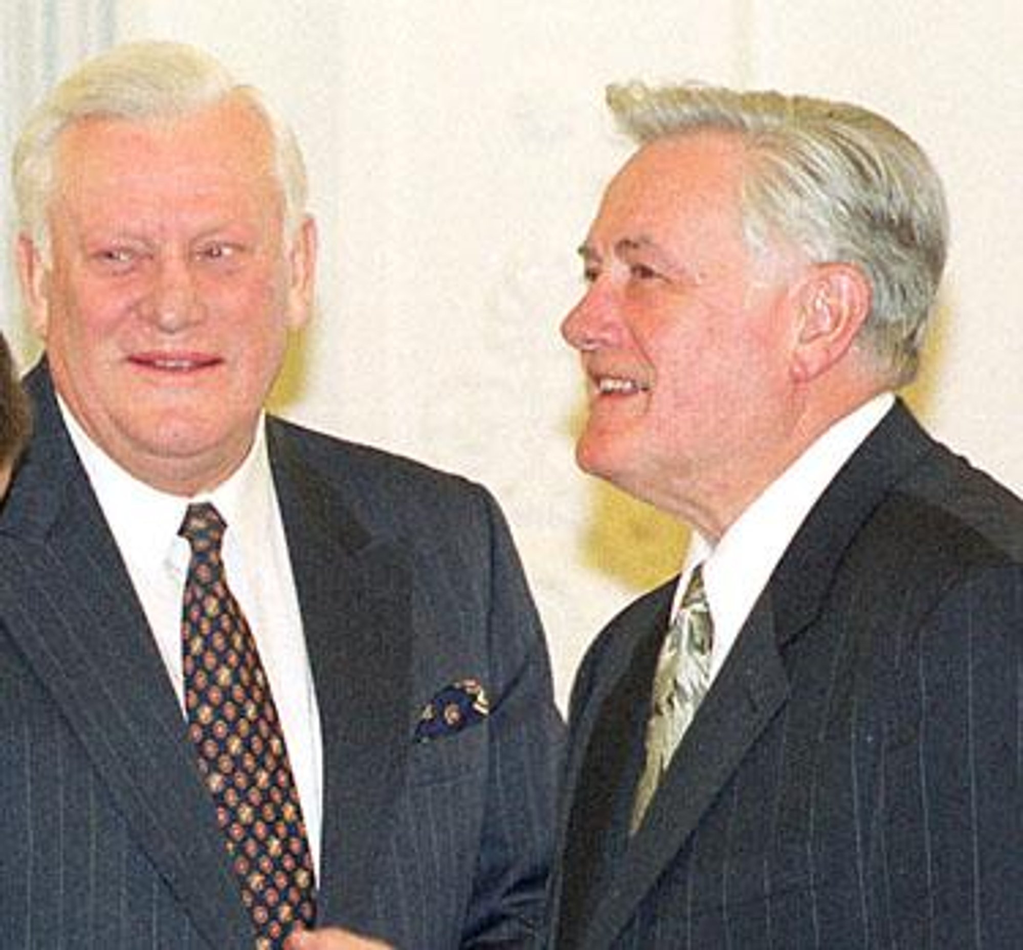 A.Brazauskas ir V.Adamkus gerbėjų turi po lygiai - Delfi