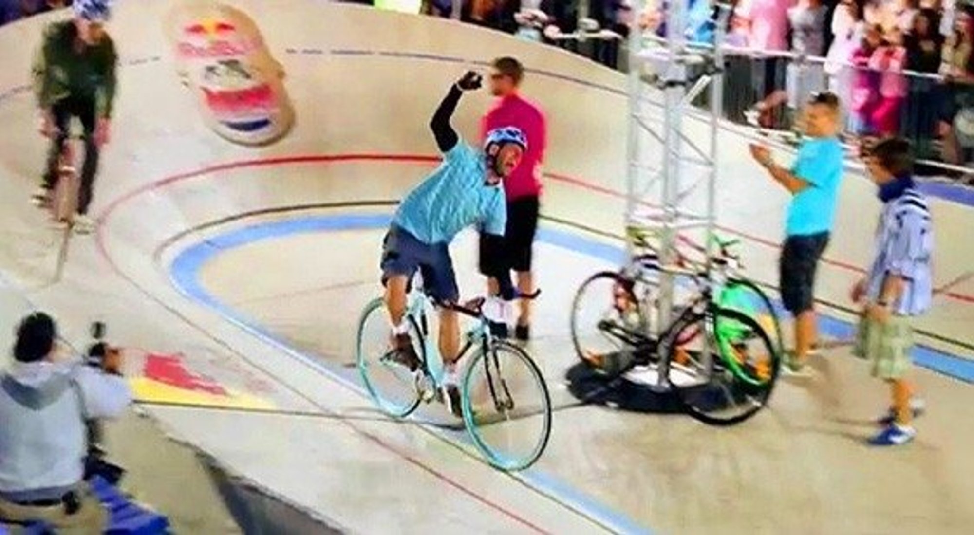 Estijoje vyko „Red Bull Mini Drome" varžybos - Delfi TV