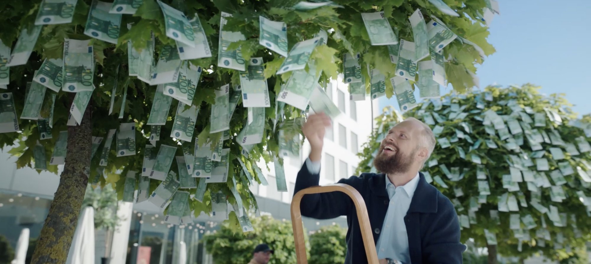 „Tele2 Verslui“ reklama pašiepia įsisenėjusius verslo stereotipus - Delfi