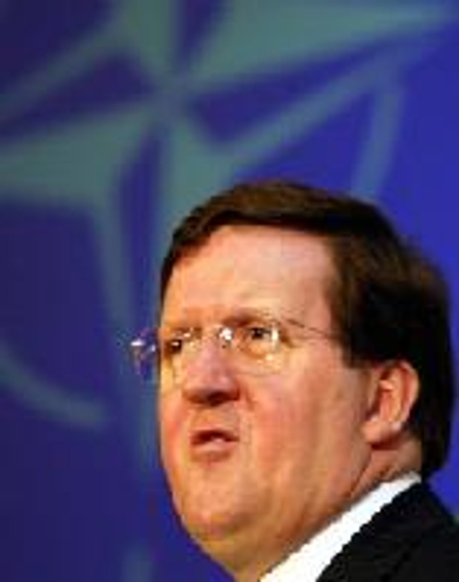 Buvęs NATO vadas dirbs telekomunikacijų kompanijoje - Delfi mokslas