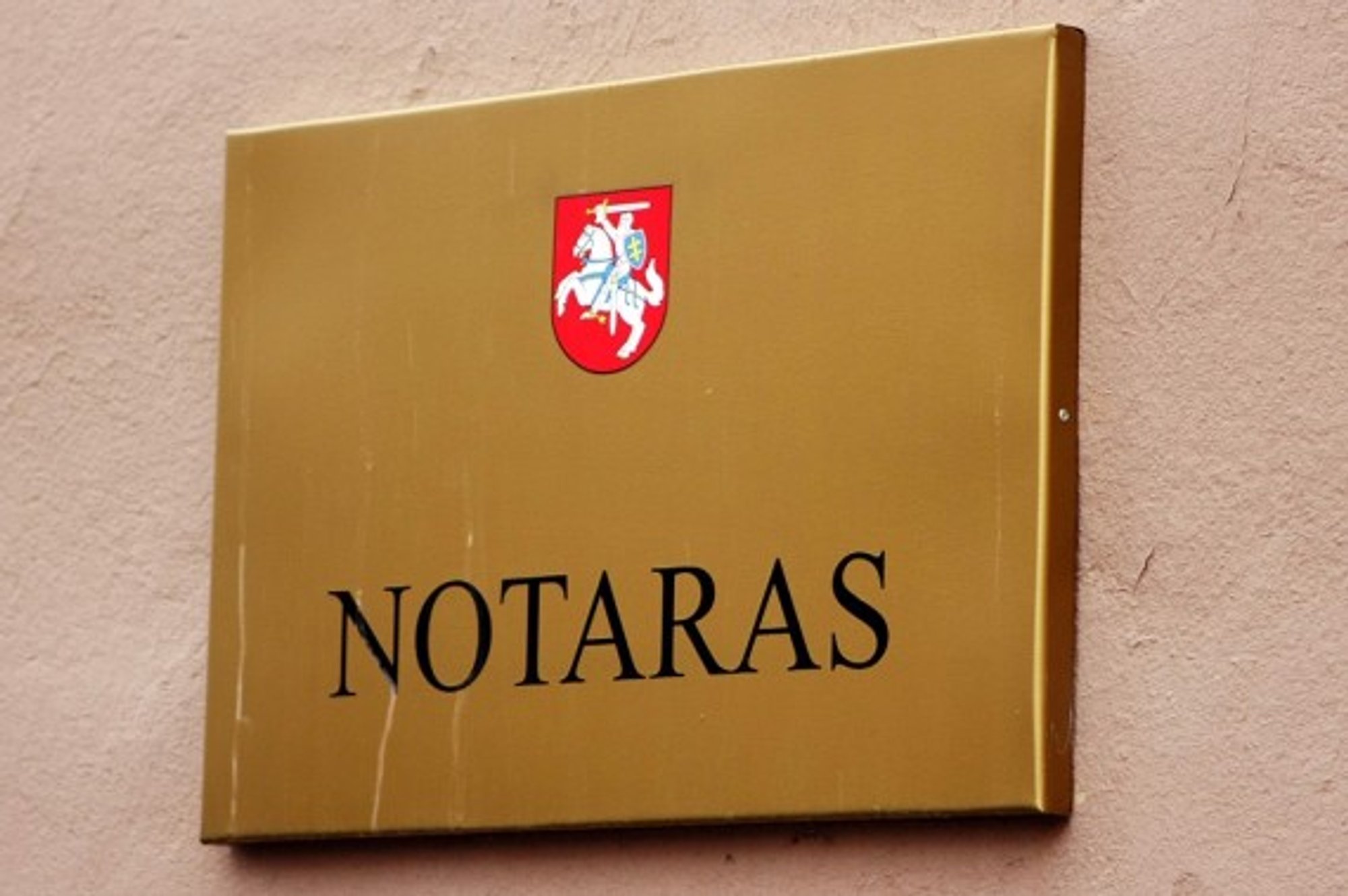 Antstoliai ir notarai siekia dirbti iki 70 metų - Delfi