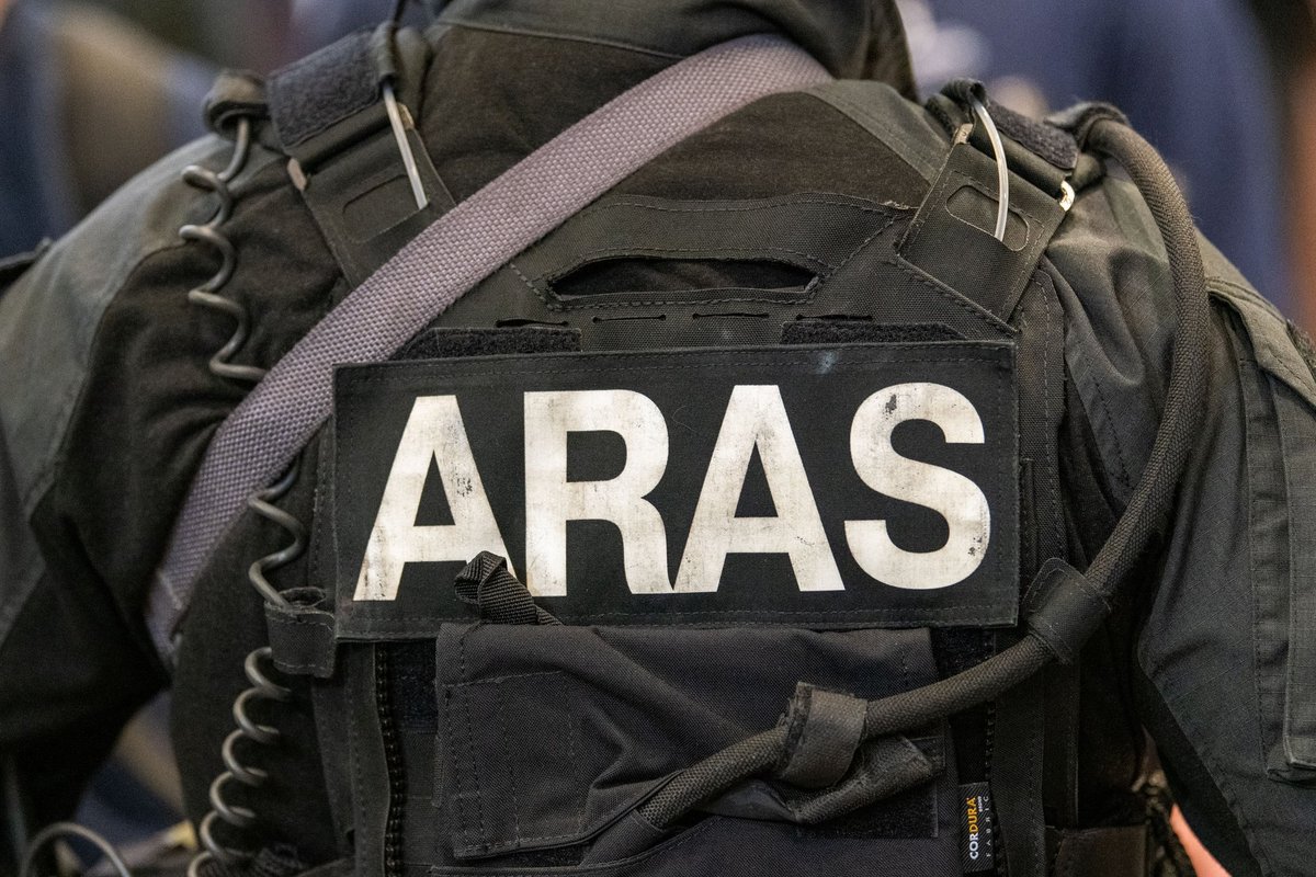 Telšių rajone dėl sprogimo ant kojų sukelti rinktinės „Aras“ pareigūnai ...