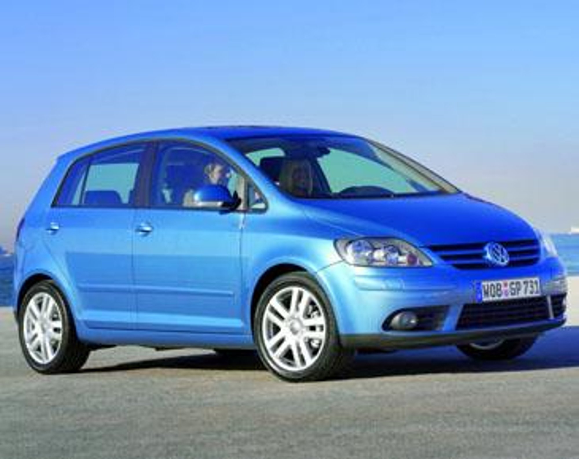 “Volkswagen" pristatė naująjį "Golf Plus” - Delfi verslas