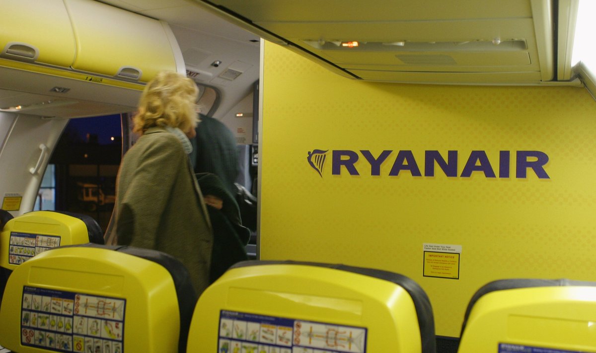 Мусорный пакет вместо чемодана или штраф? Правила для ручной клади Ryanair довели пассажирку до ...