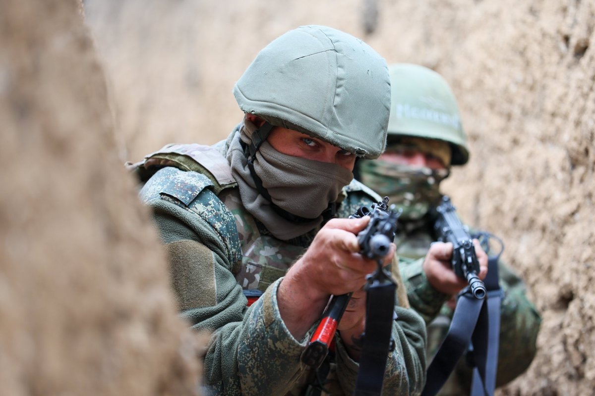 Ukrainos žvalgyba perėmė rusų pokalbį: į mūšį verčiami grįžti net ...