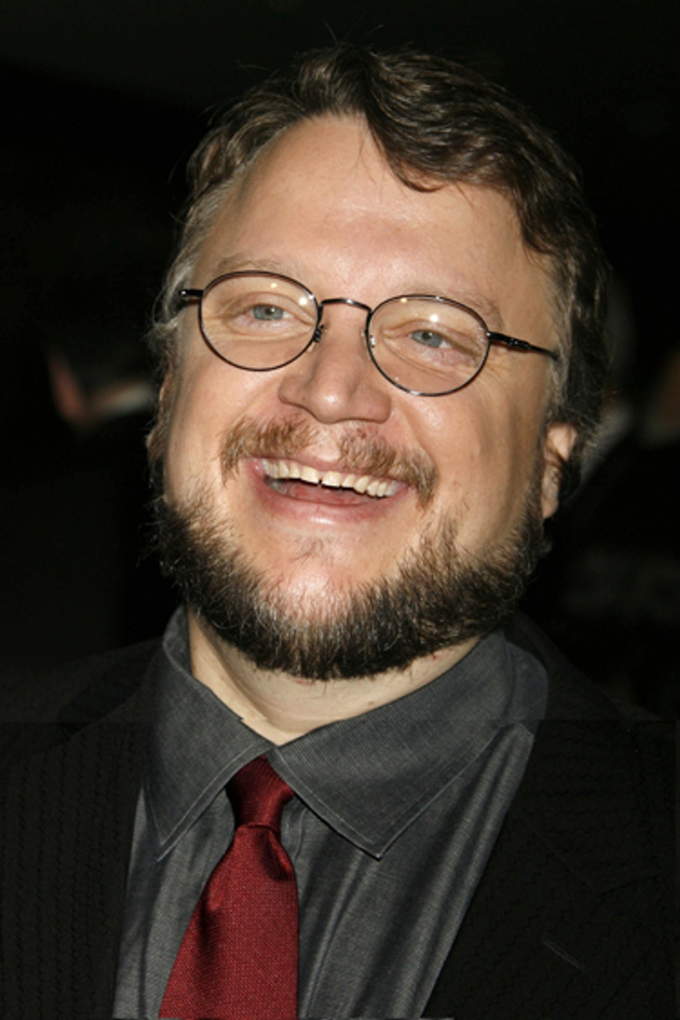 Guillermo Del Toro režisuos filmą „Hobitas“ - Delfi veidai